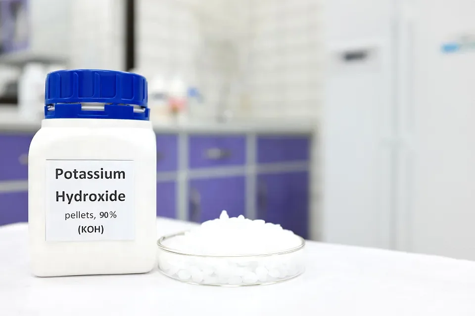 White Powder Potassium Hydroxide 90% Koh Flake Solid - Buy White Powder ...