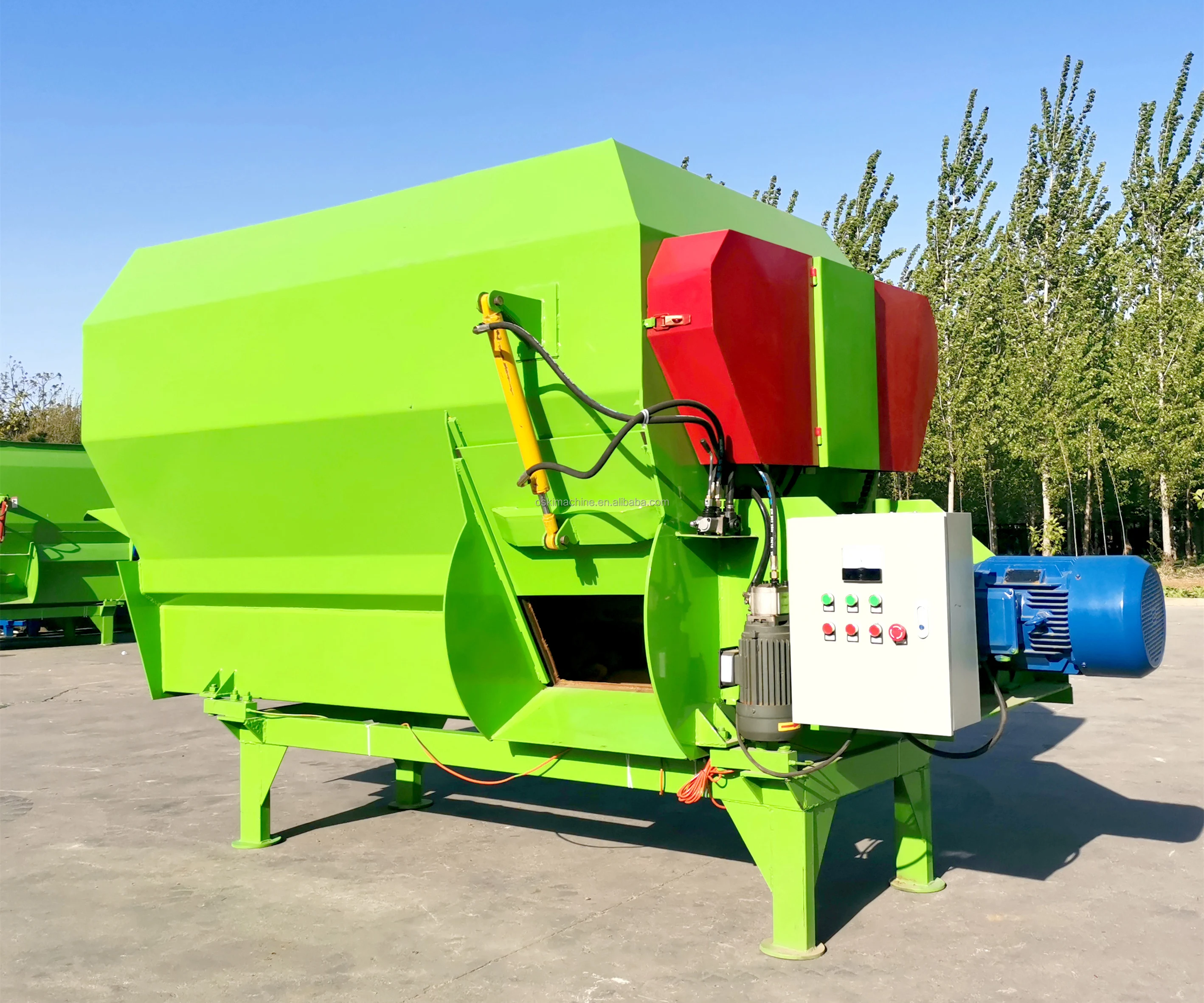 Small TMR Mixer Wagon for Cattle Feed - Efficient Livestock Mixing ...