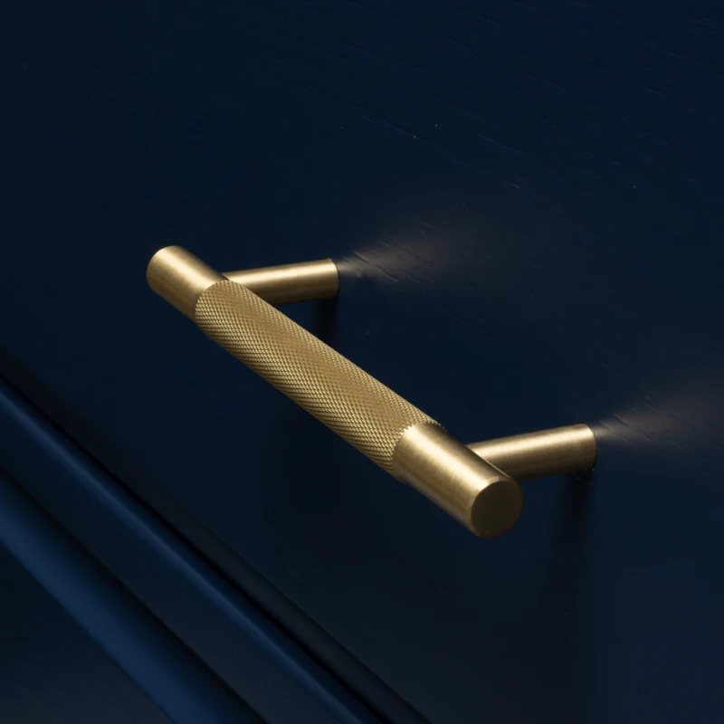 QS-HK0054 Cheap Brushed Brass and Matte Black Kitchen Door Handles
