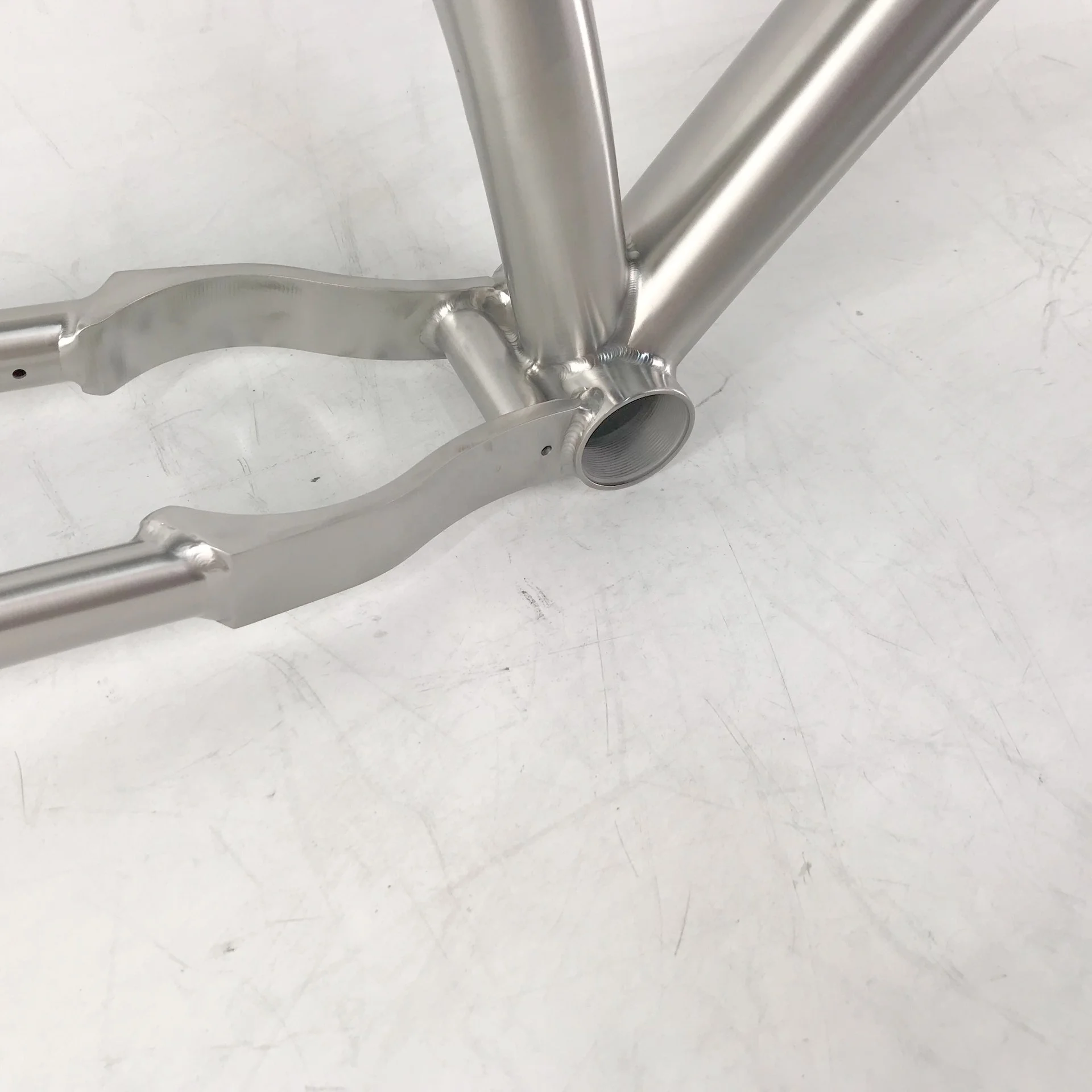 Alibaba.com: 29+ hardtail mountain bike frame with XL Surly Krampus ...