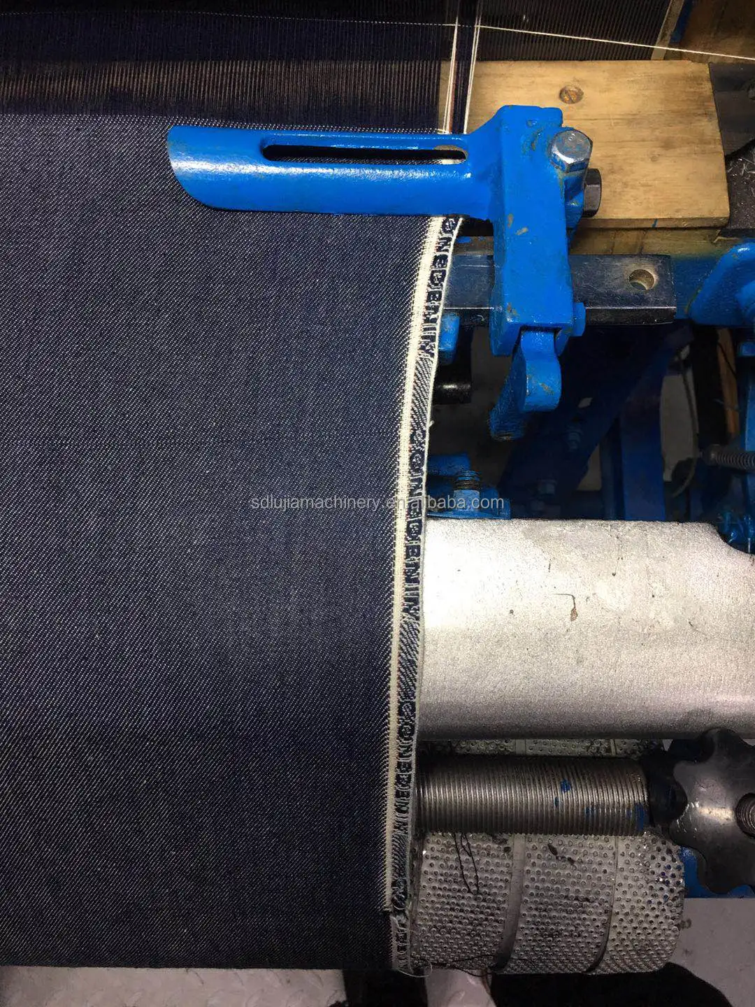 Shuttle Loom For Red Selvage Denim Automatic Change Shuttle Denim Loom ...