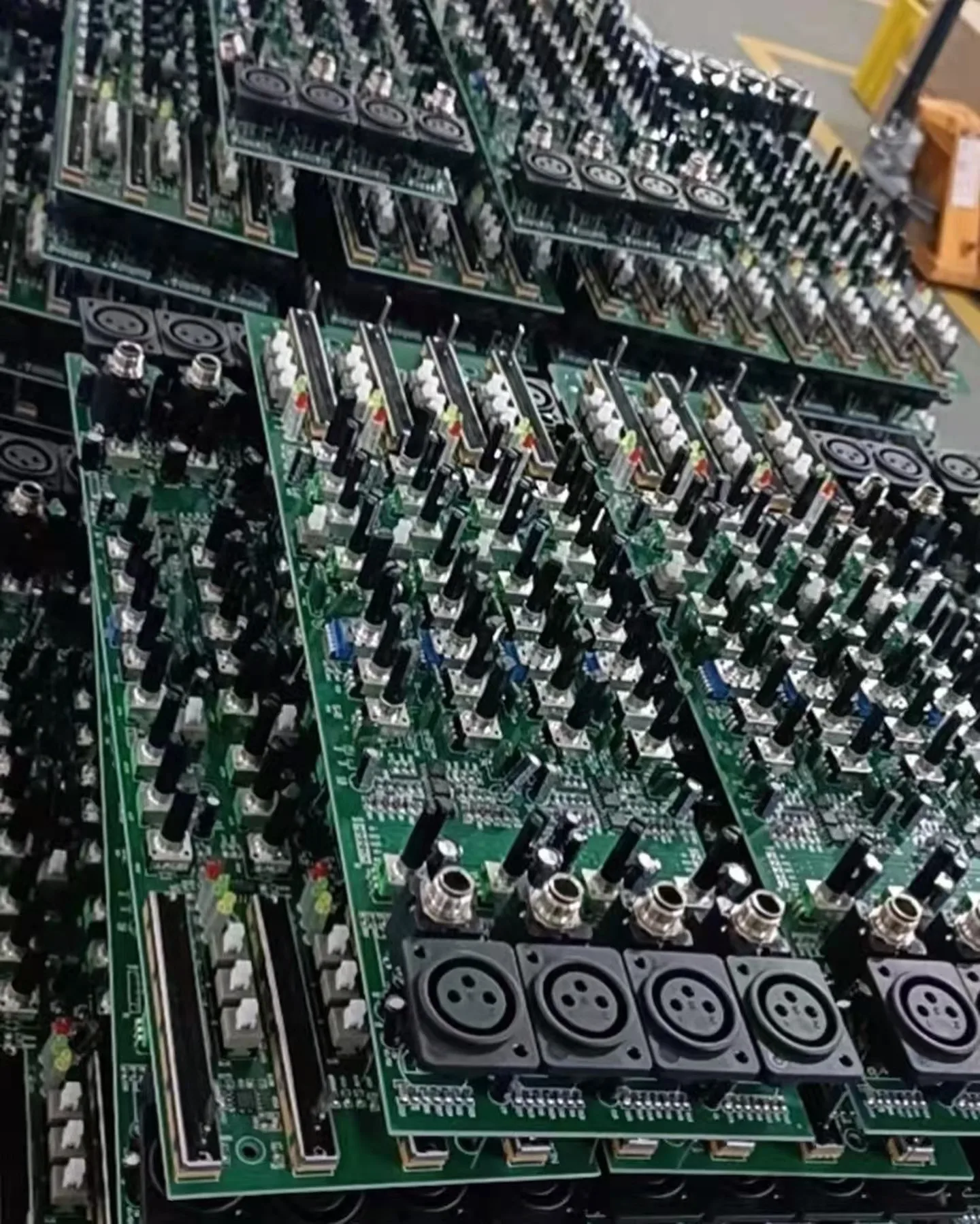 Professional 16 Channel Mixer With Usb Flash Drive Mp3 Network Karaoke ...