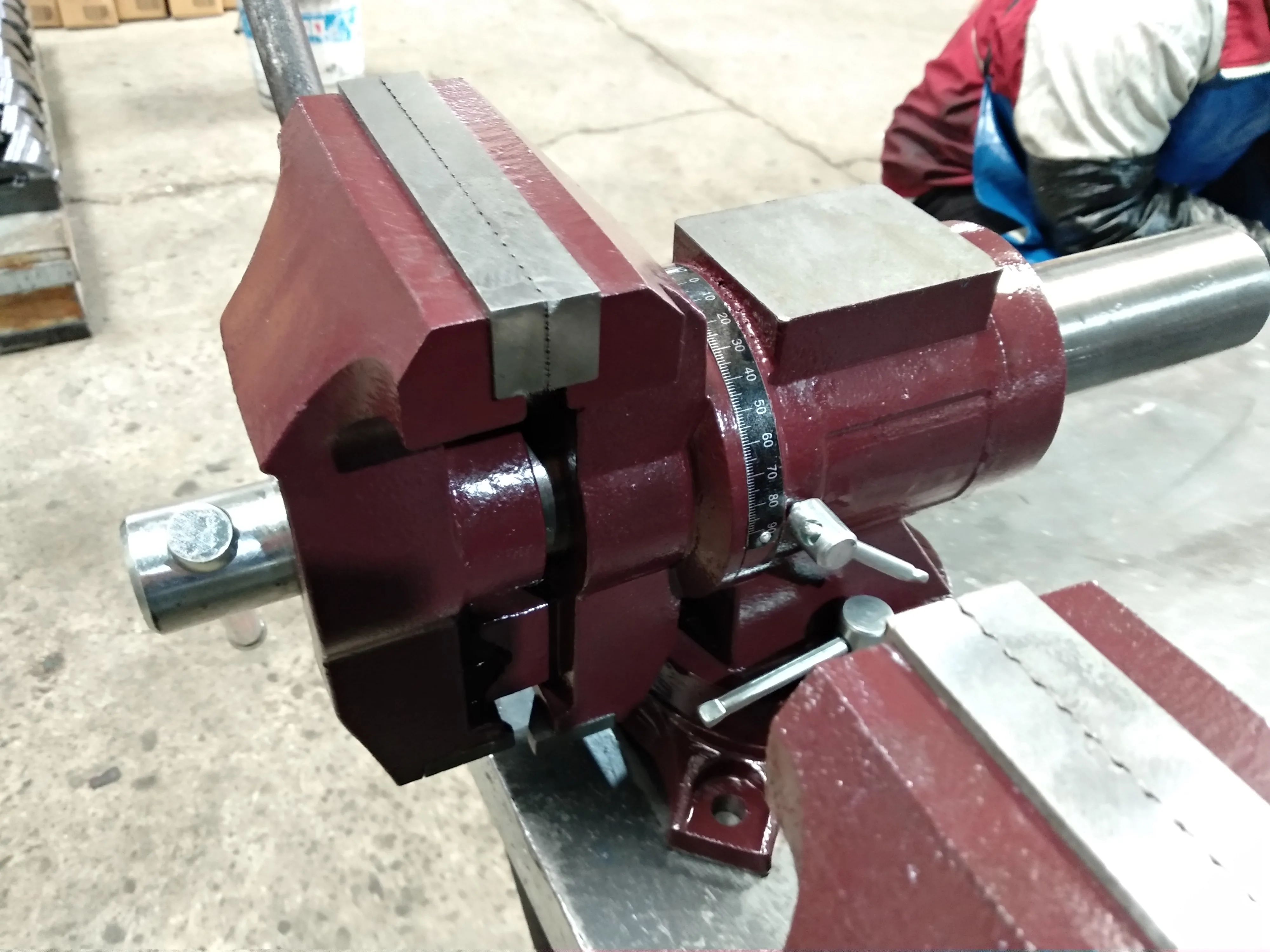 Larix Nodular Iron Multifunction Bench Vise With Double Jaws 360 Degree ...