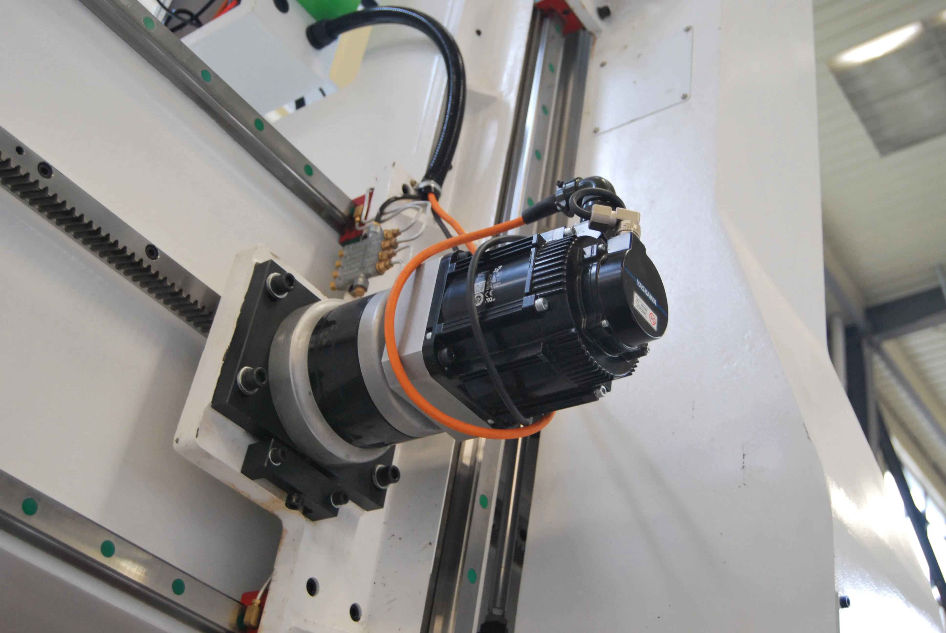5 Axis Cnc Router From ROCTECH for Boat and Foam Mould Making Industry ...