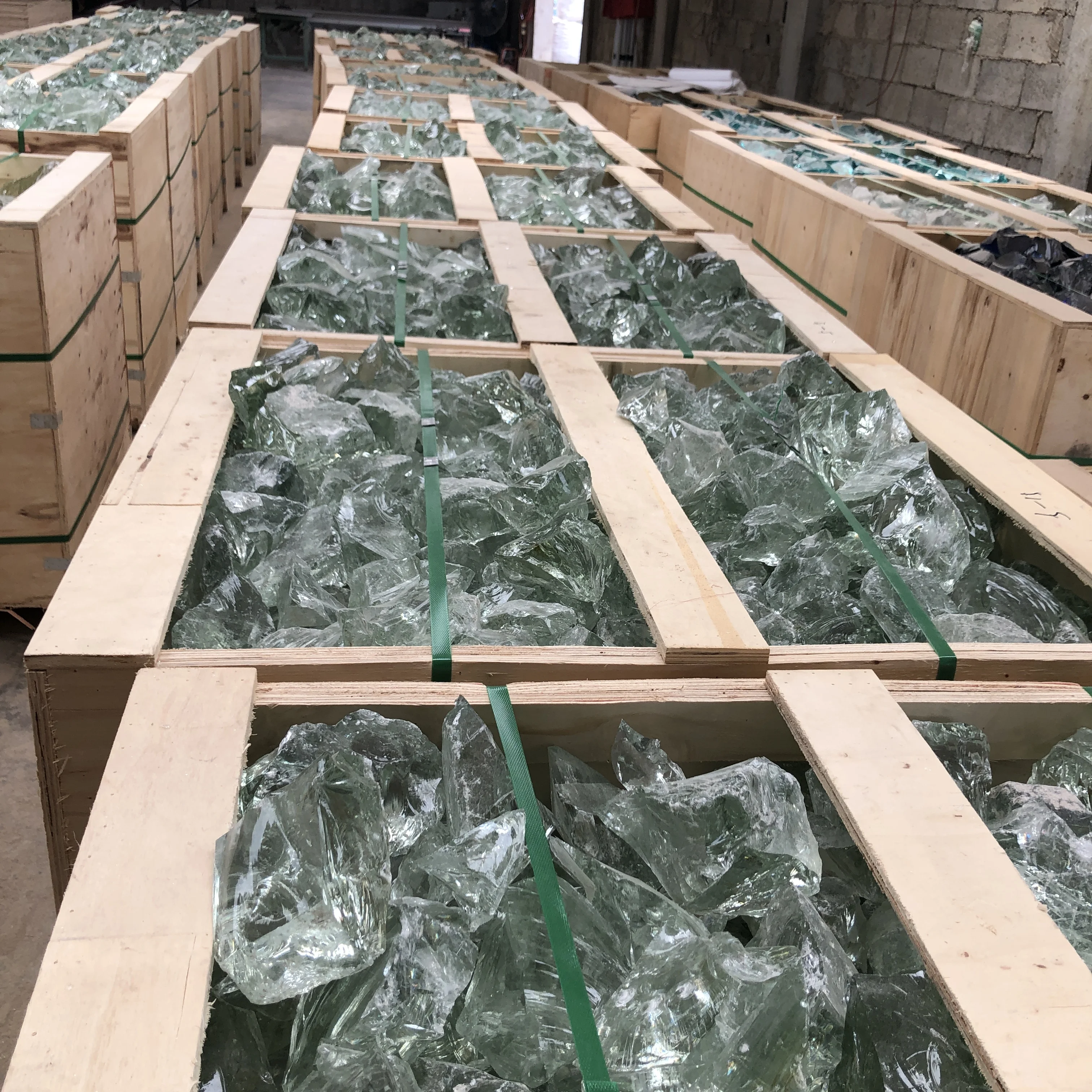 Wholesale Colored Large Landscaping Slag Glass Rocks