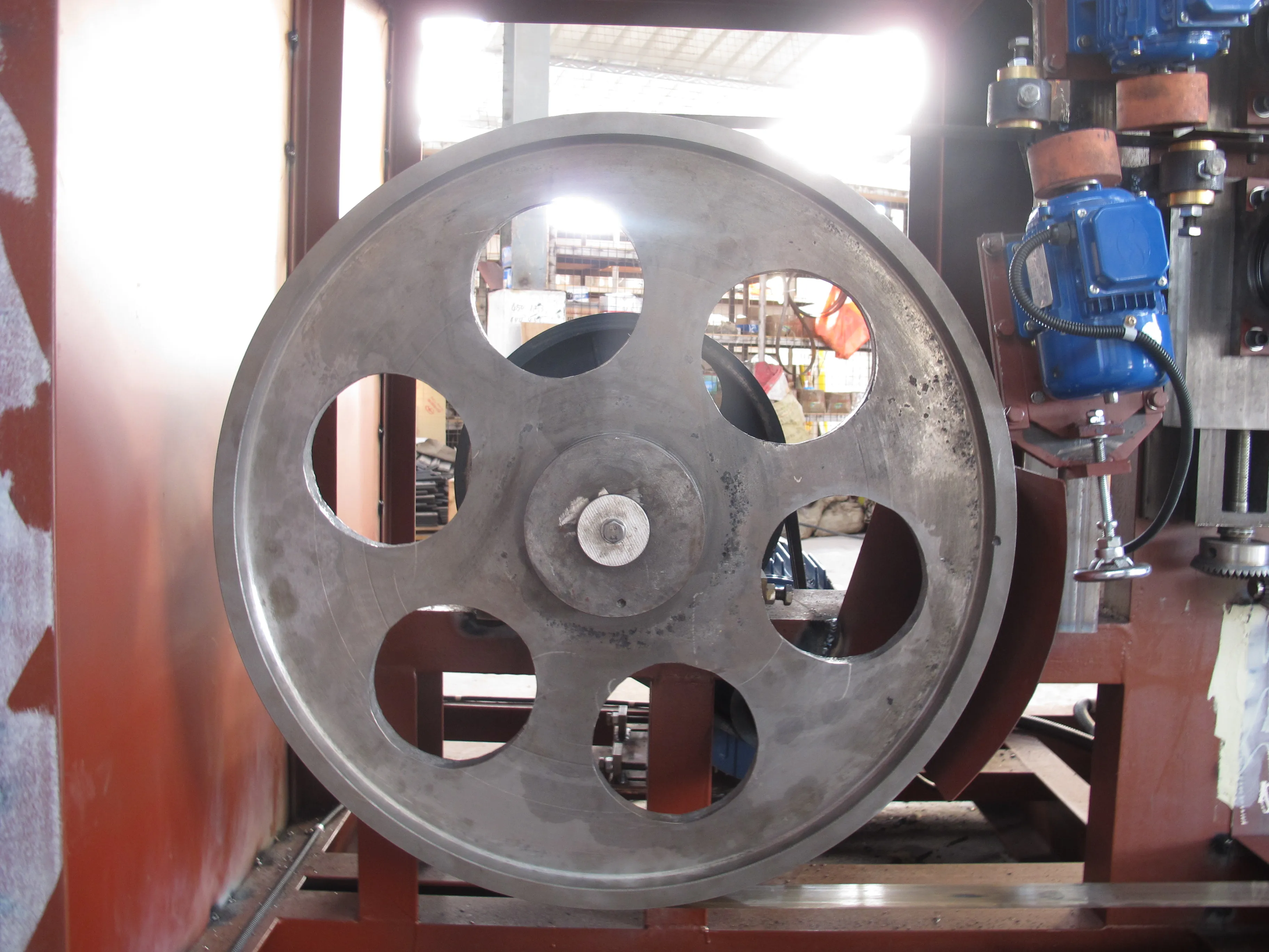 High Efficiency Profile Sponge Cutting Machine for Soundproof Foam