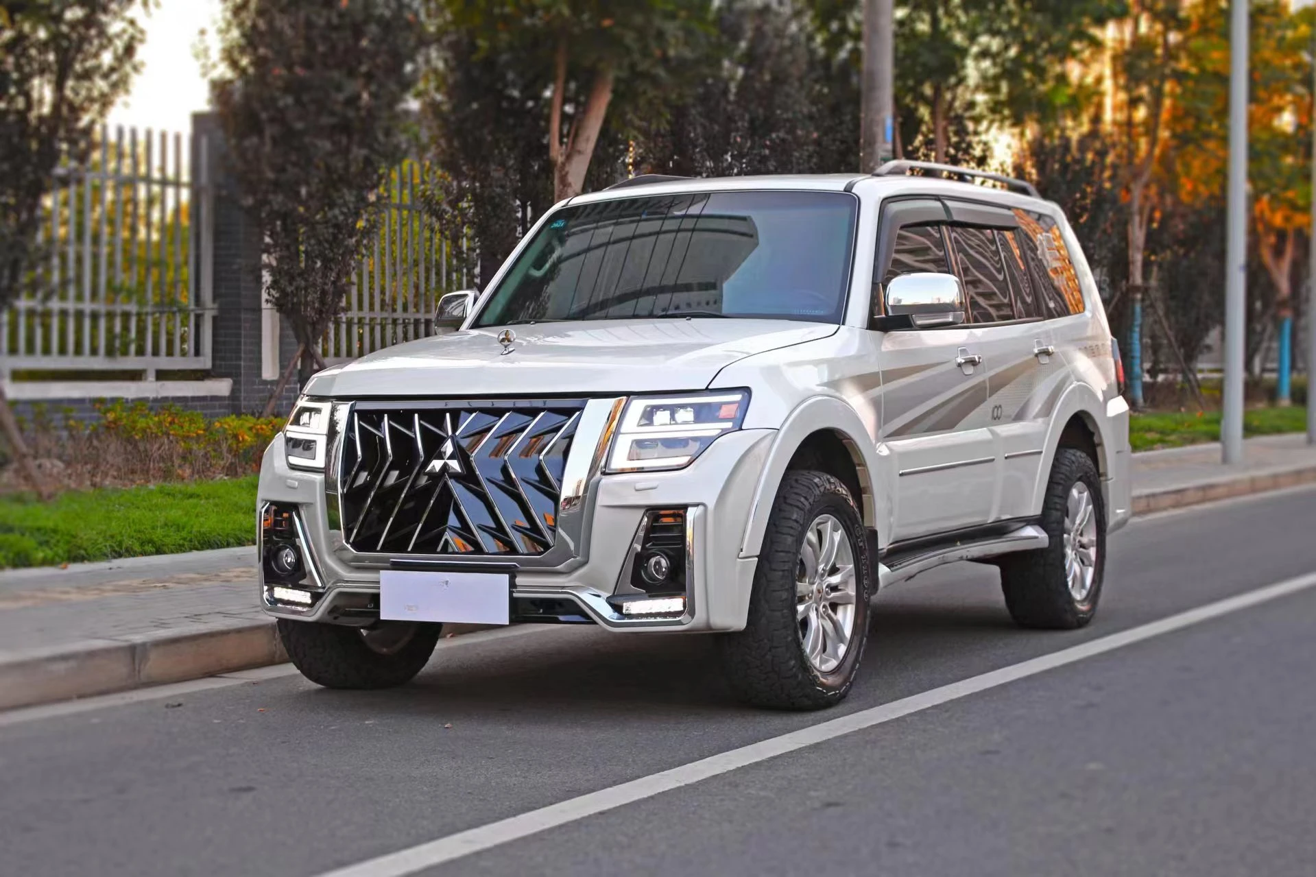 Upgrade Your Mitsubishi Pajero with LED Headlight Kits