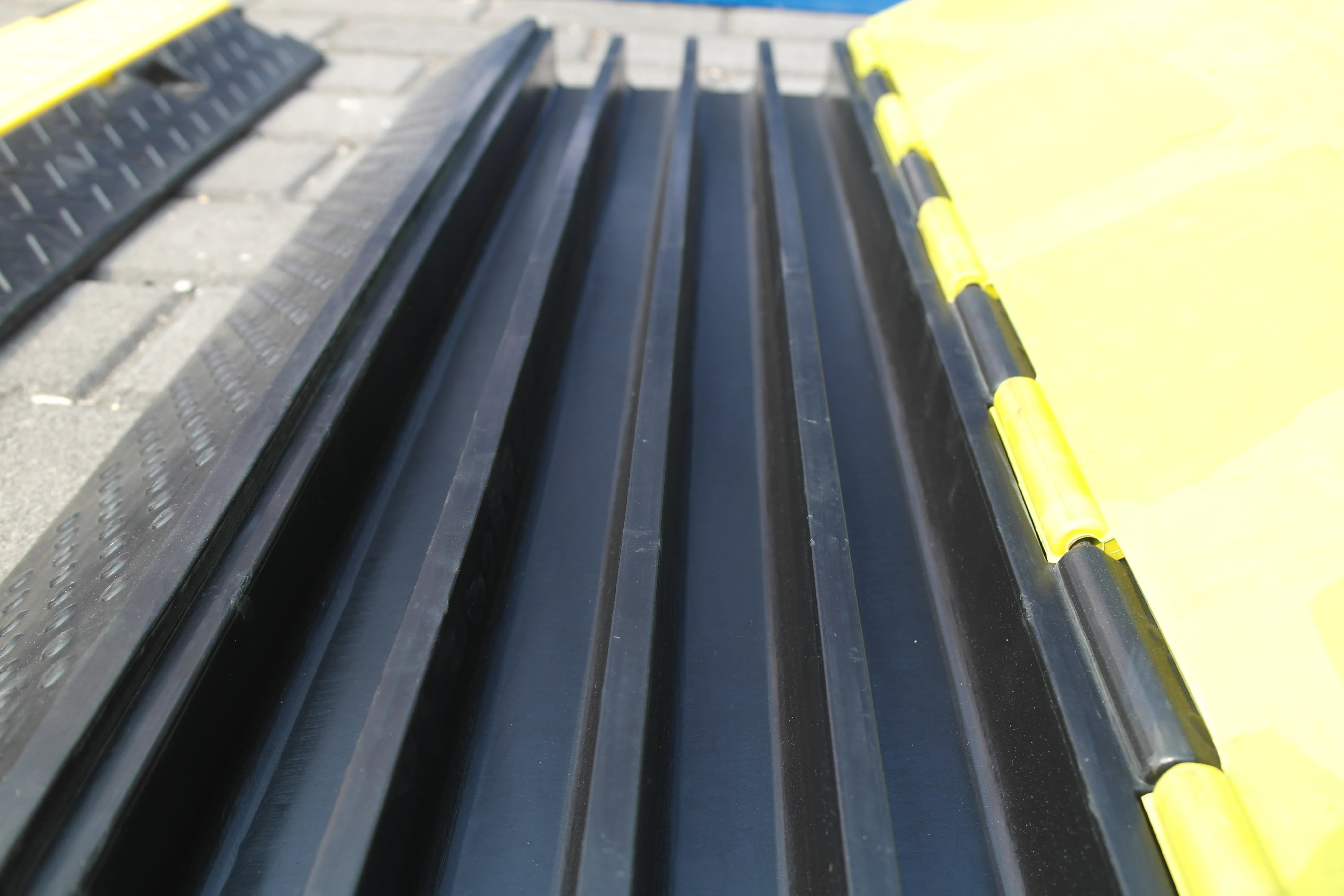 Heavy Duty ADA Cable Ramp Protector 1-5ch Rubber Elasco Cord Covers ...