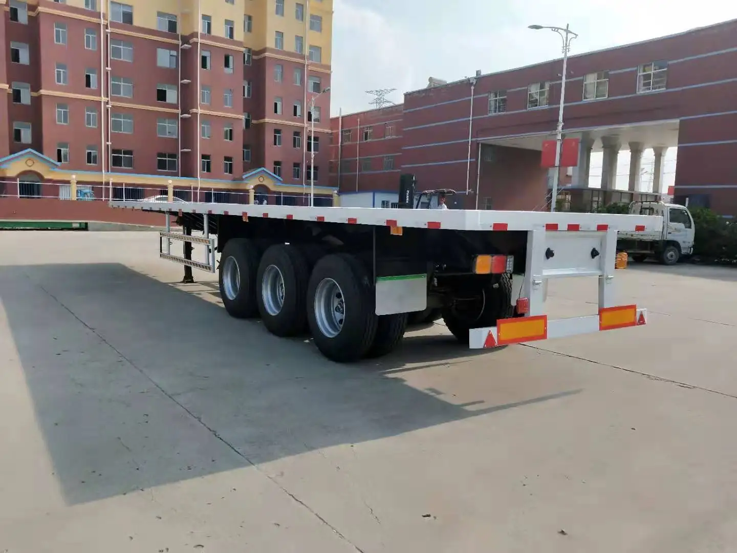 Remolque Con Postes Laterales Para Transporte De Madera/troncos/madera ...