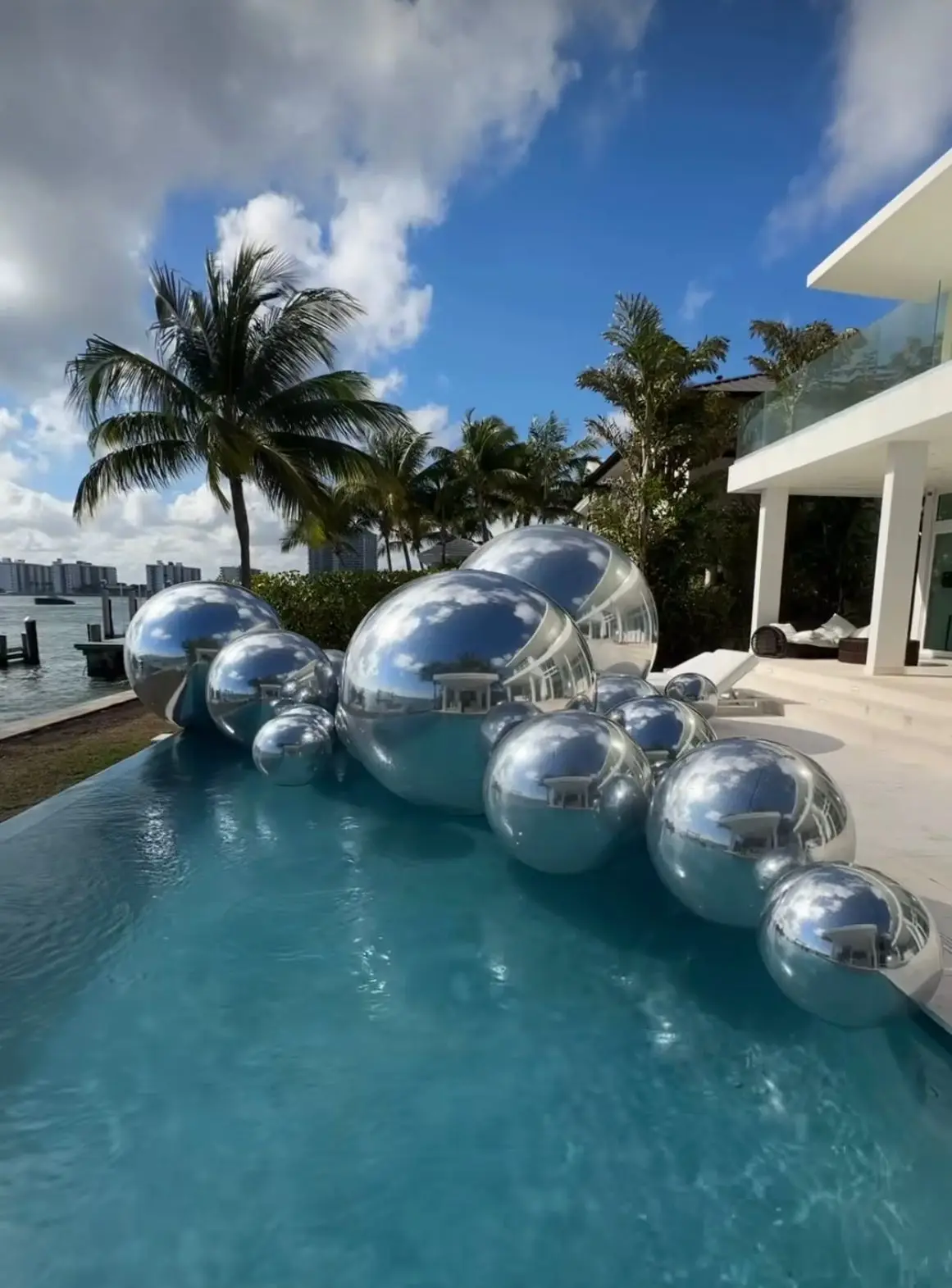 Fashion Attractive Design Pvc Inflatable Mirror Balloon Giant Spheres ...