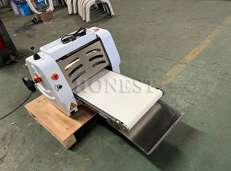 High Quality Mini Croissant Dough Sheeter Machine / Puff Pastry Dough ...