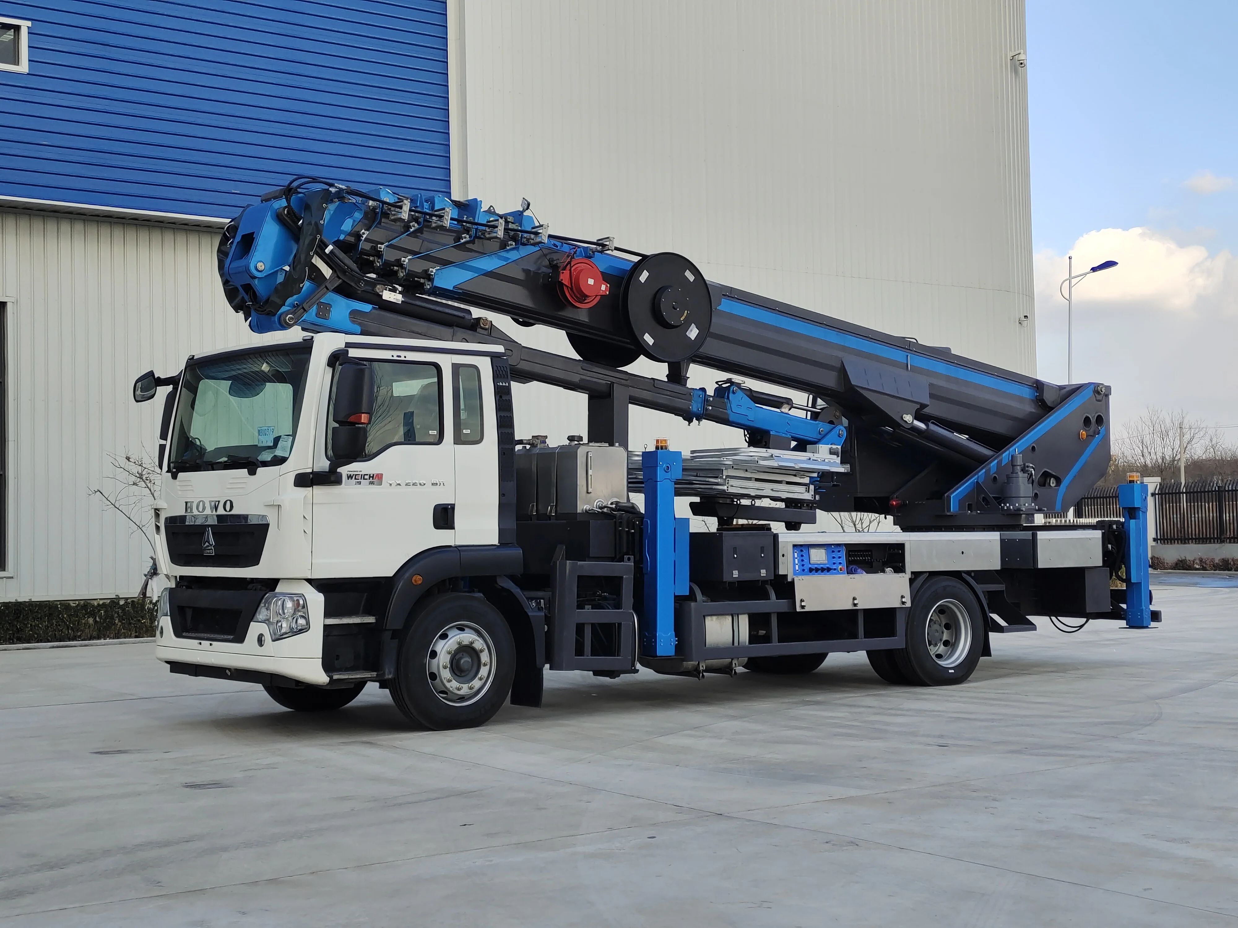 JUHE 29m 30m 32m 33m 42m 45m Man Lifting Truck High-altitude Operation ...
