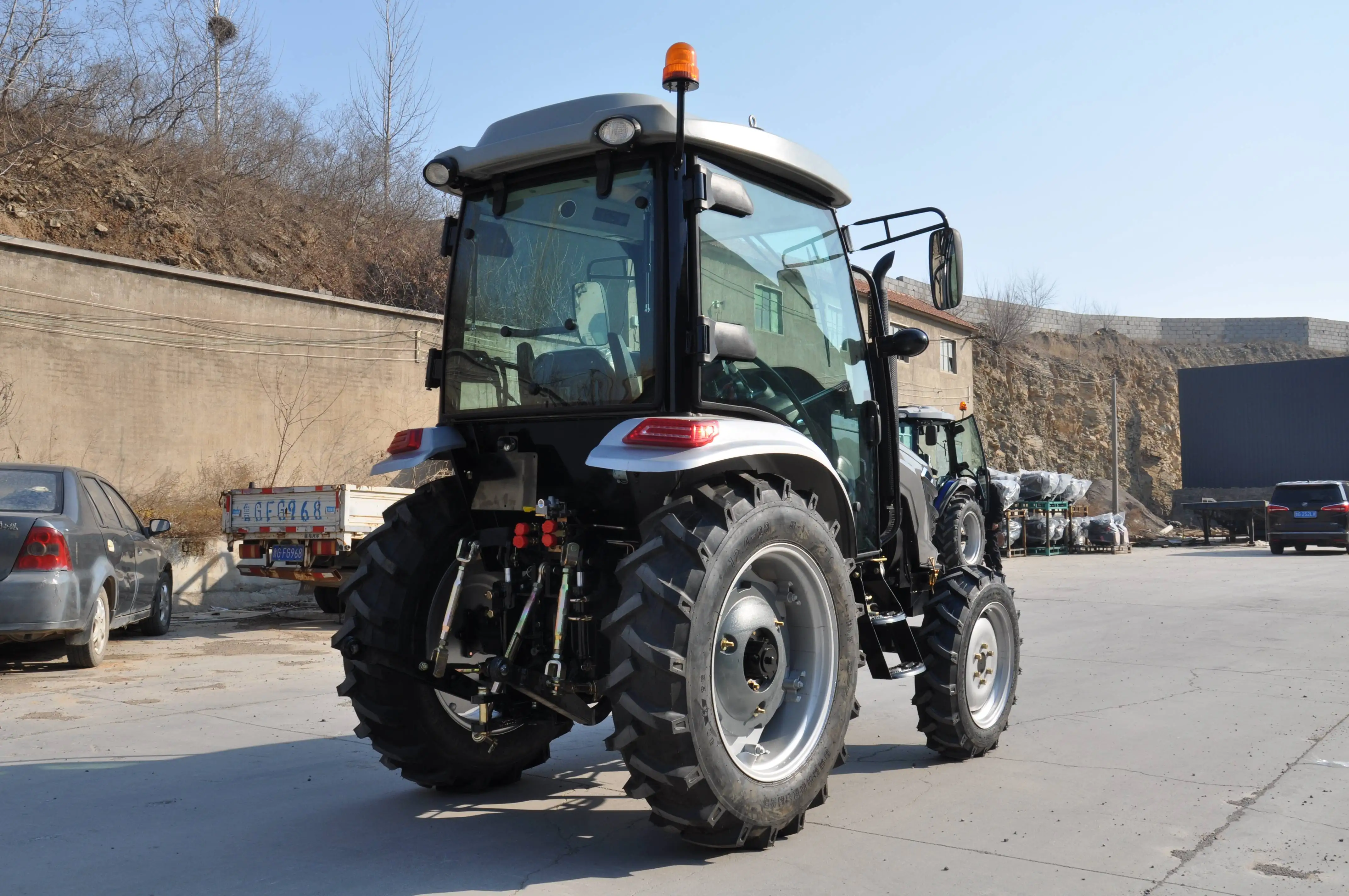 Alibaba.com: 50HP agricultural tractor with spacious cab, available at ...
