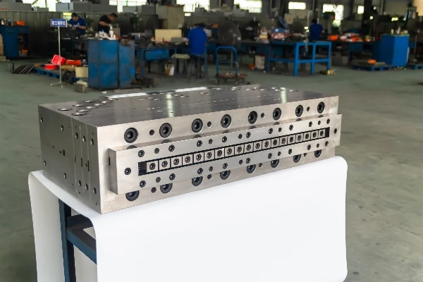 Modern Wpc Door And Frame Moulding Factory Pvc Extrusion Mold Door ...