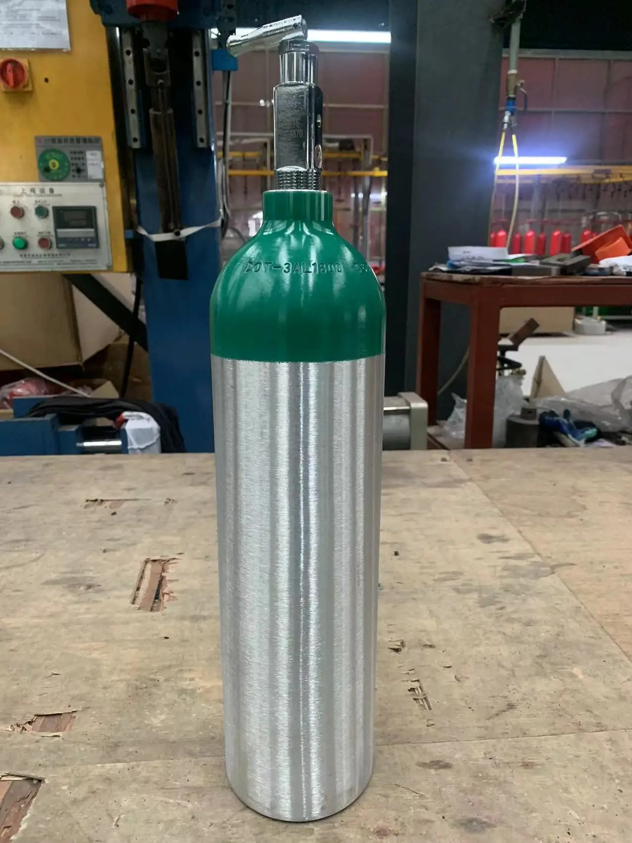 Refillable Oxygen Cylinder - 2.7L, 1800PSI, AA6061 Aluminium