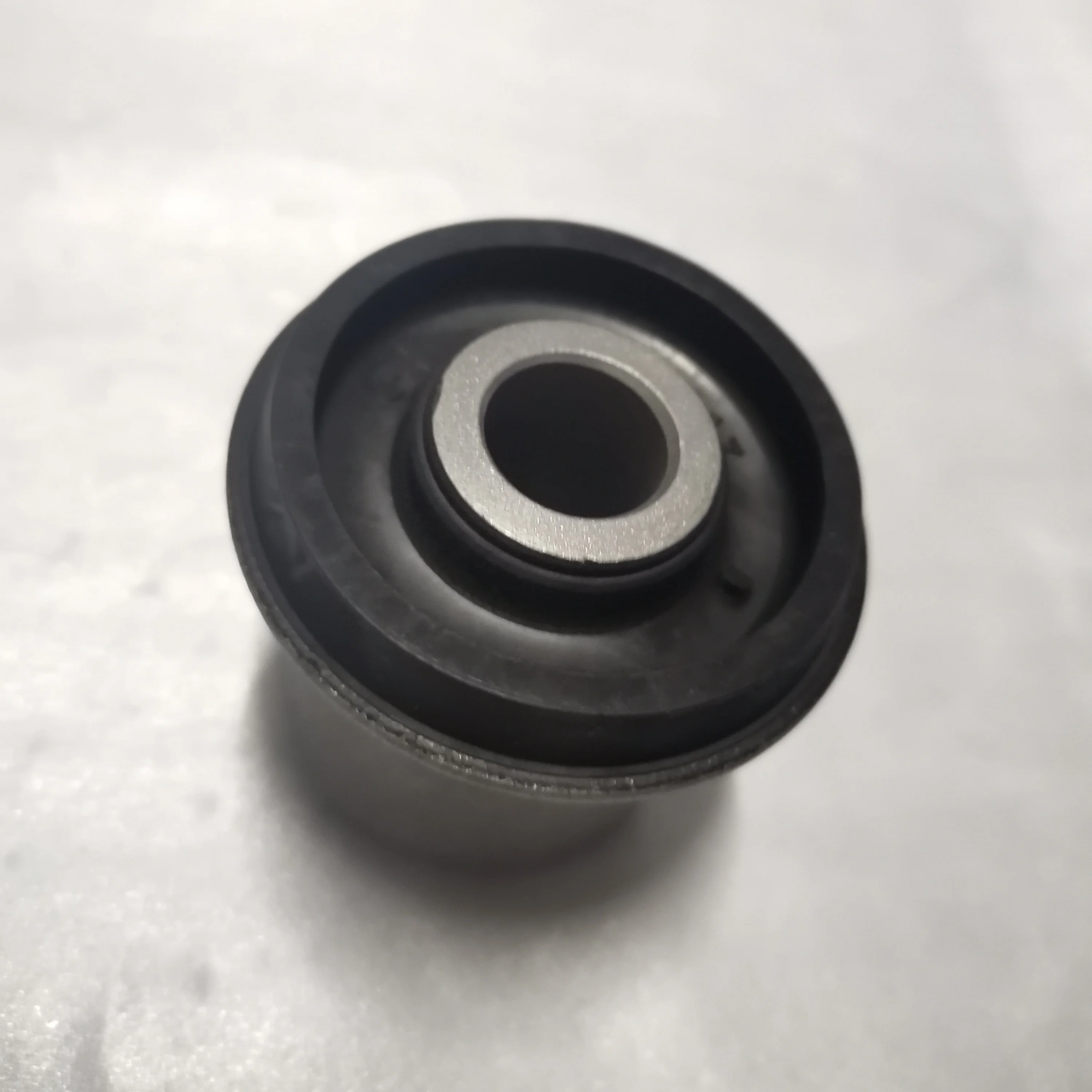 4010a014 L200 / Triton Pajero Sport Upper Front Axle Suspension Bushing ...