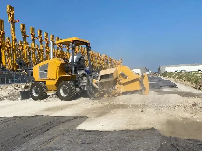 Trencher Machine for Pipe Laying - Cutting Depth 152mm