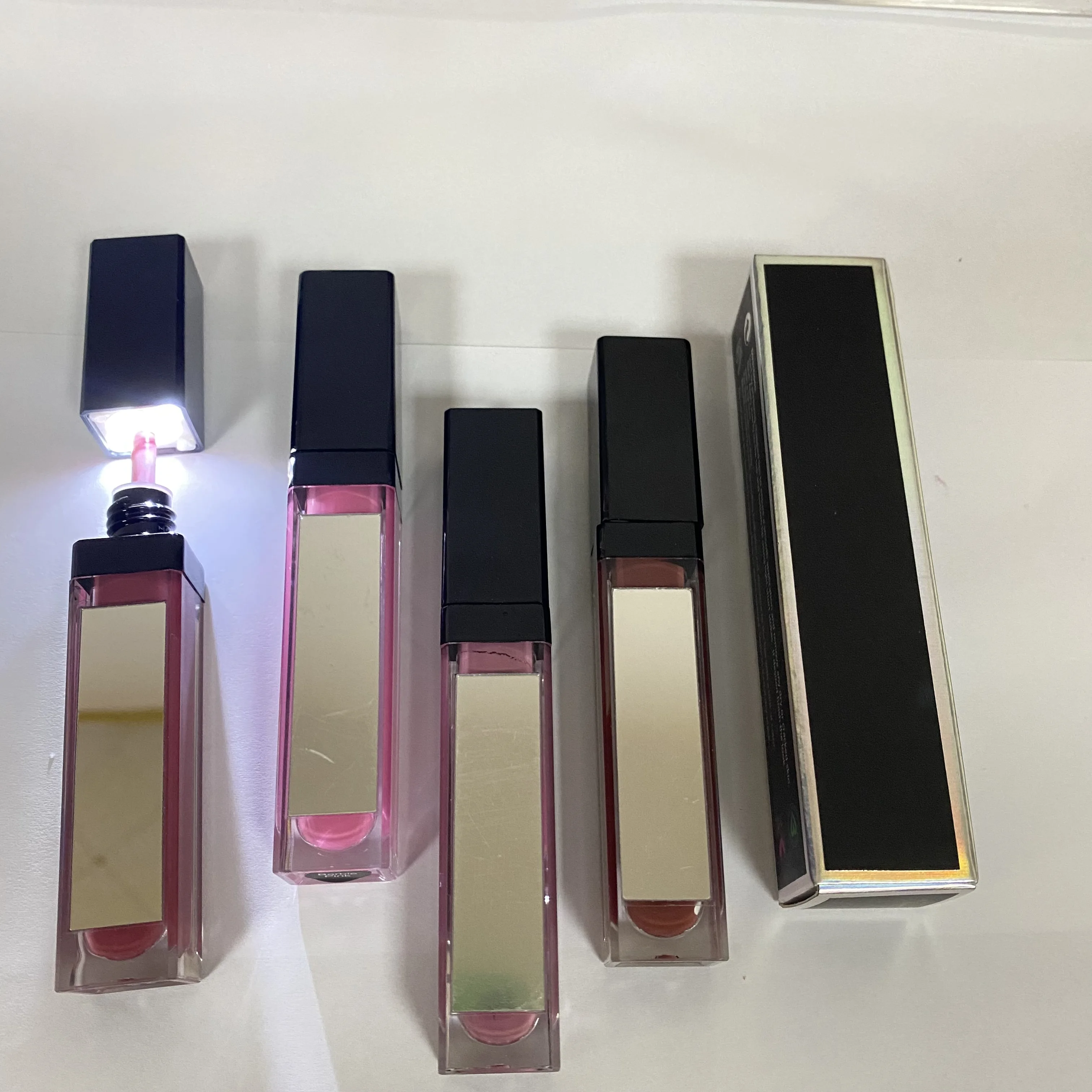 Wholesale LED Light Lipgloss Tube with Mirror Glitter