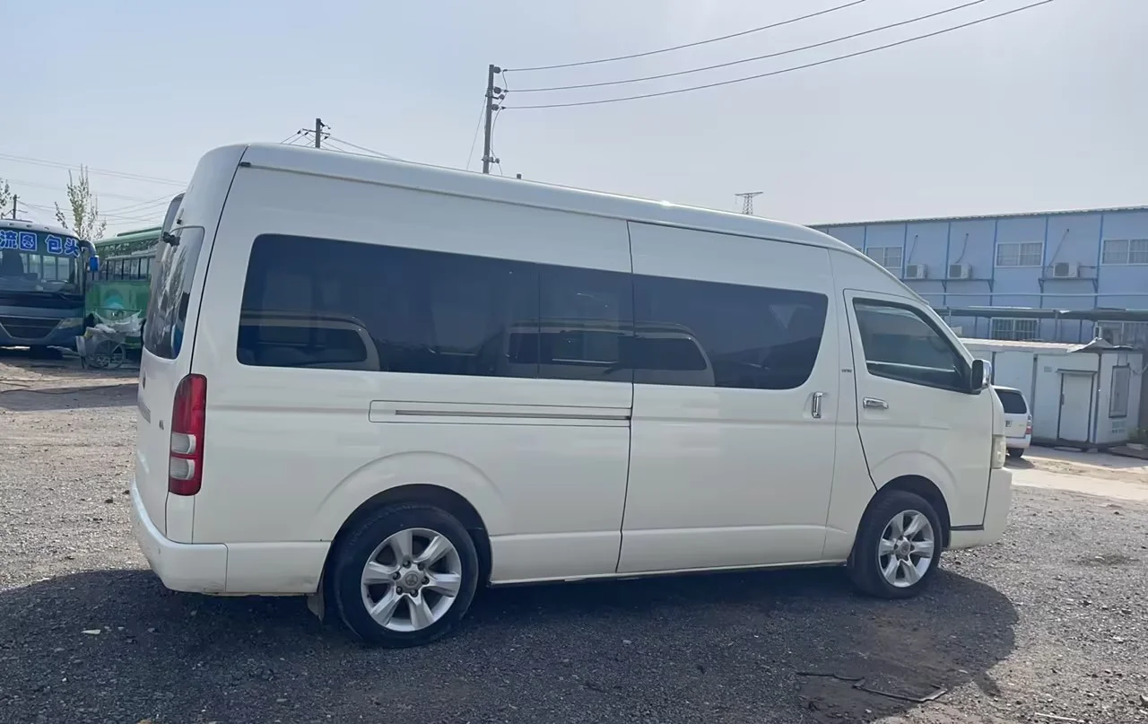 Used Toyota HIACE 13 Seaters Passenger Minibus from Japan