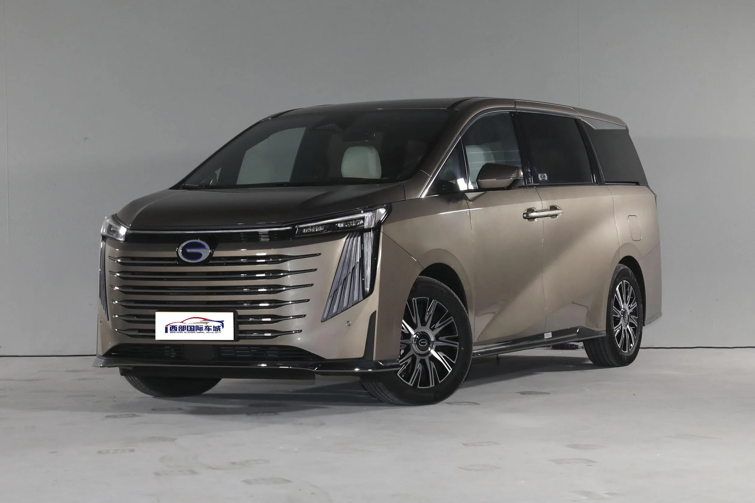 The 2024 Trumpchi E 9 Has A Range Of 1,032 Km And A 190 Hp L 4 Plug-in ...