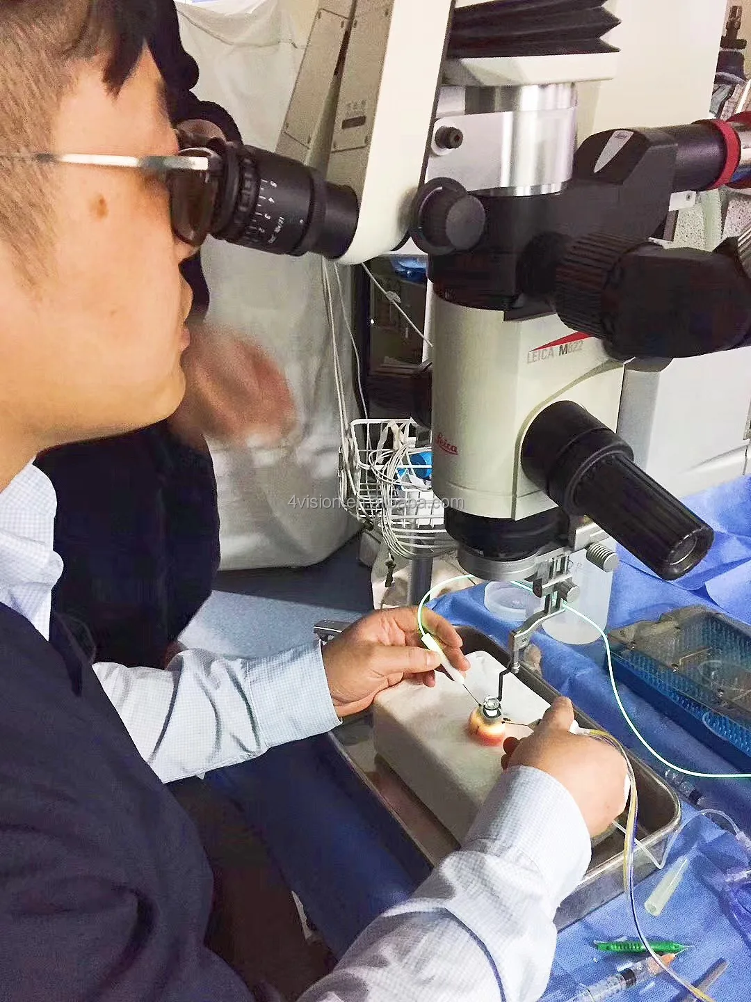 Biom and Re-Inverter System for Vitreoretina Surgery