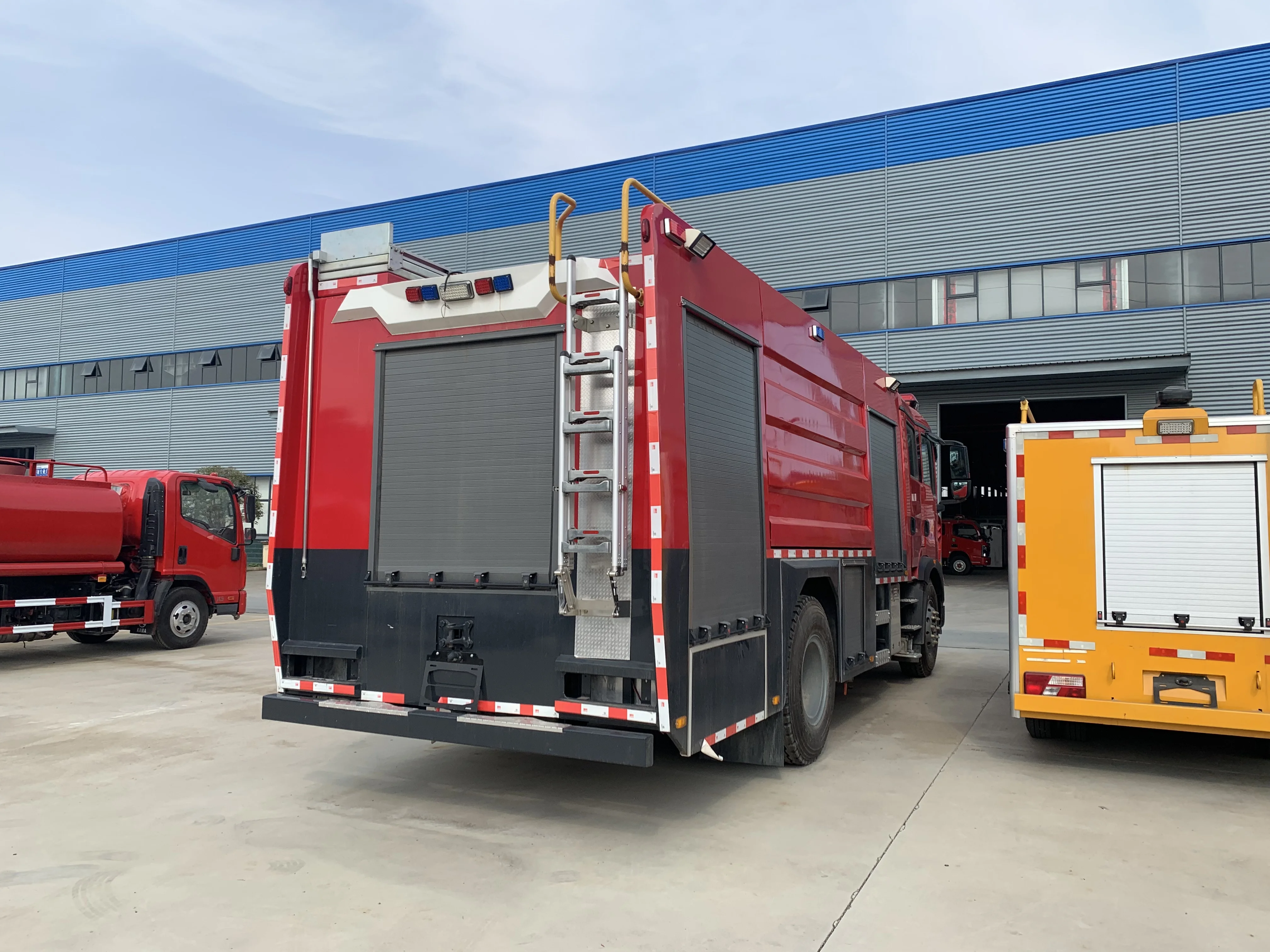 Heavy-duty HOWO Chassis Refit 6x4 Water tank Fire Truck for Forest Fire ...