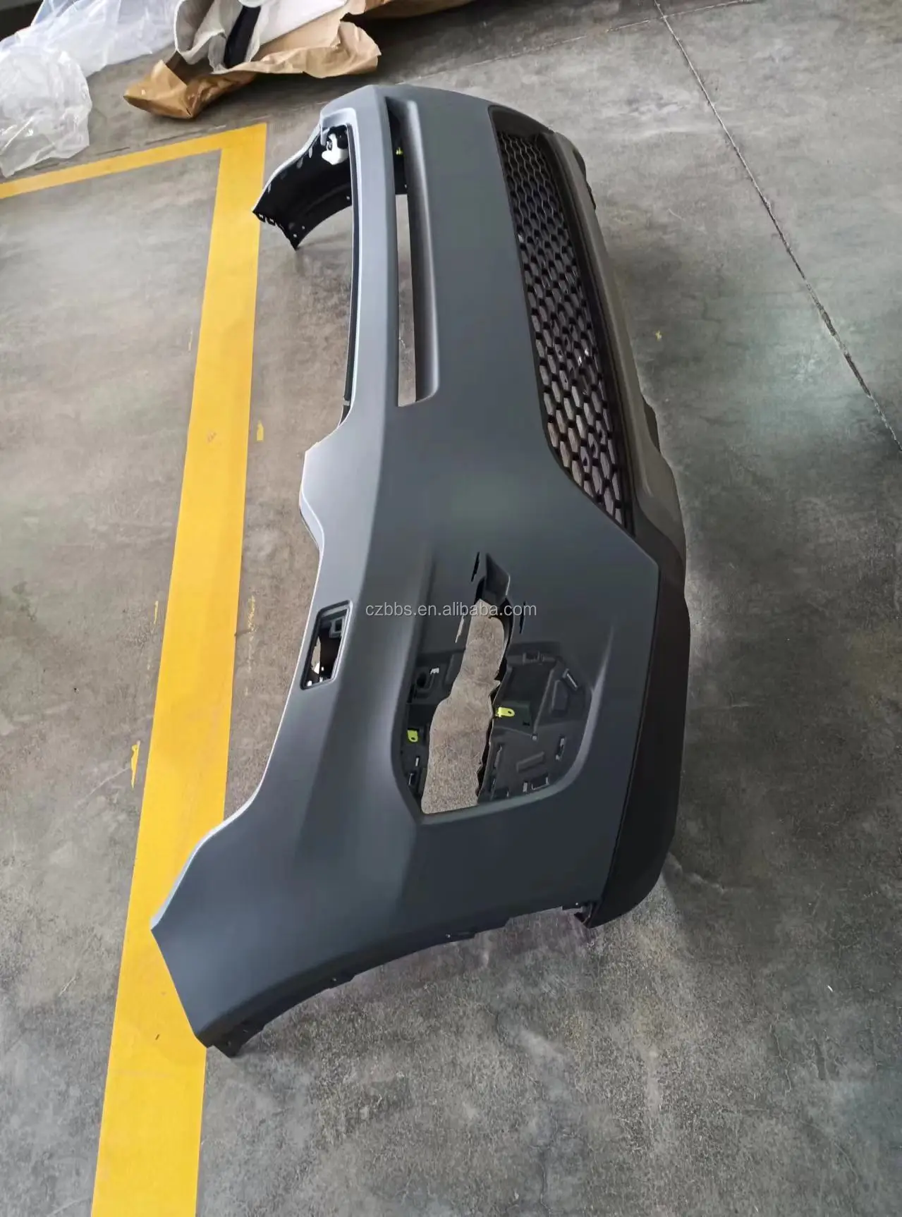 LR077231/LR061245/LR068310/LR072834/LR072838/LR076965 Front Bumper for ...