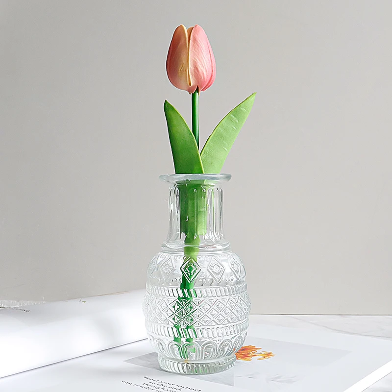 Clear Glass Vases - Perfect for Decorative Wedding Arrangements