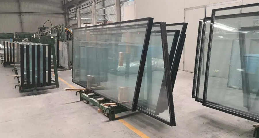 Energy Conservation 4mm PVC Low E Glass windows Insulated Glass Heat ...