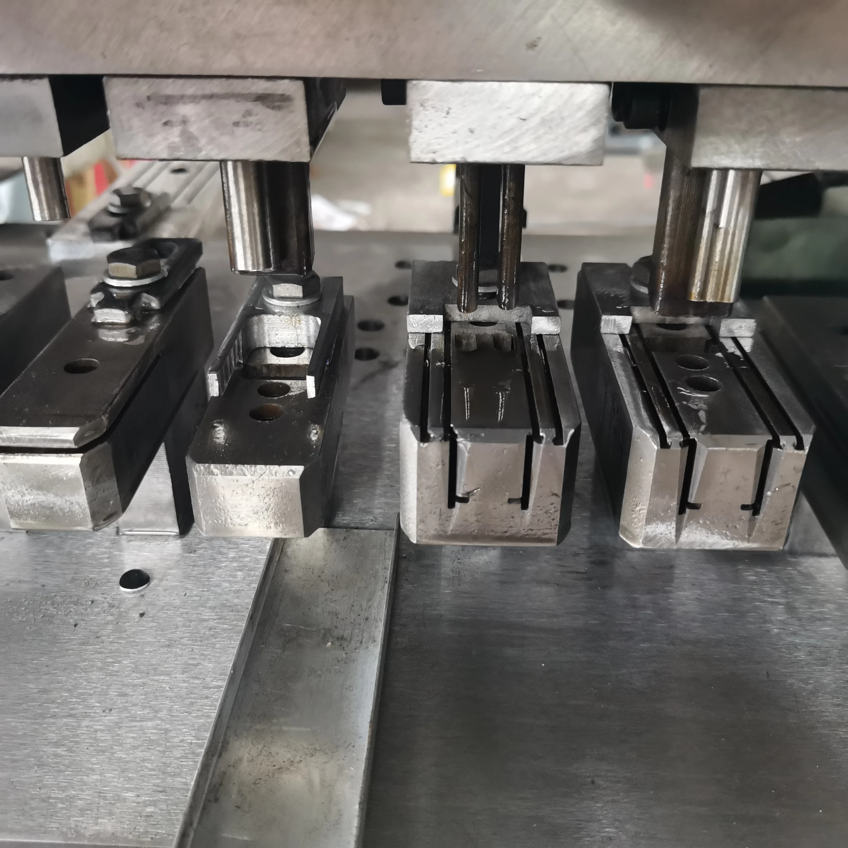 Wholesale Heavy Duty Lock Hole Milling Punching Machine For Profile ...