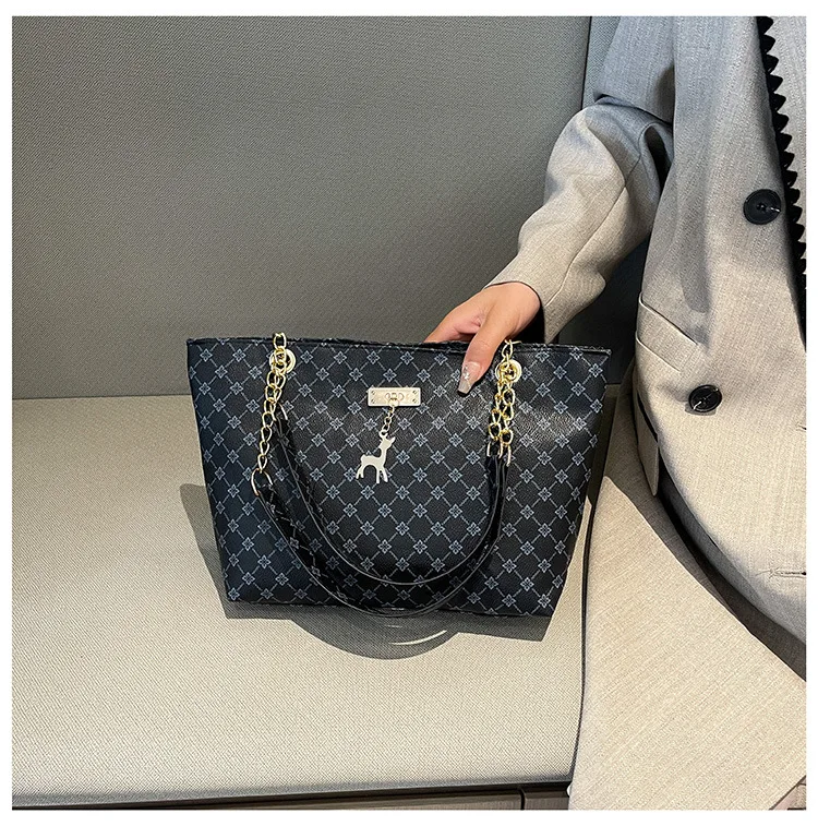 Retro Letter Printing Shoulder Bag - Perfect for All Seasons