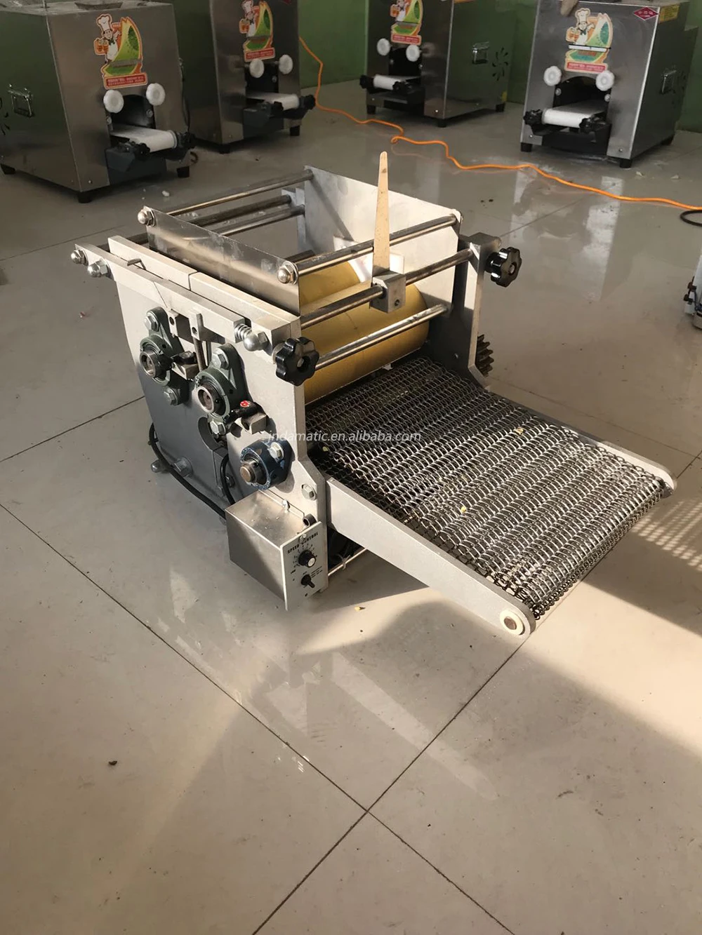 Automatic Maize Jowar Corn Roti Tortilla Tacos Bread Roller Maker ...