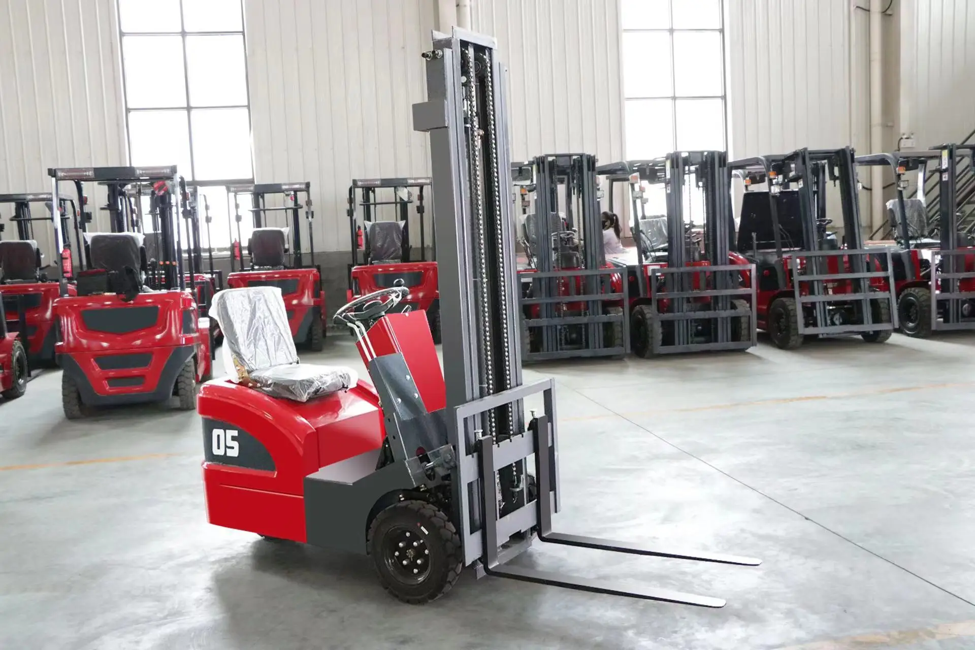 Narrow Aisle Mini Hydraulic Stacker - 0.5T to 2 Ton Forklifts