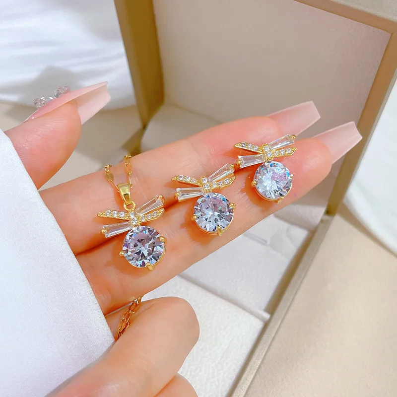 Stylish Stainless Steel Jewelry Set with 18k Gold Plating