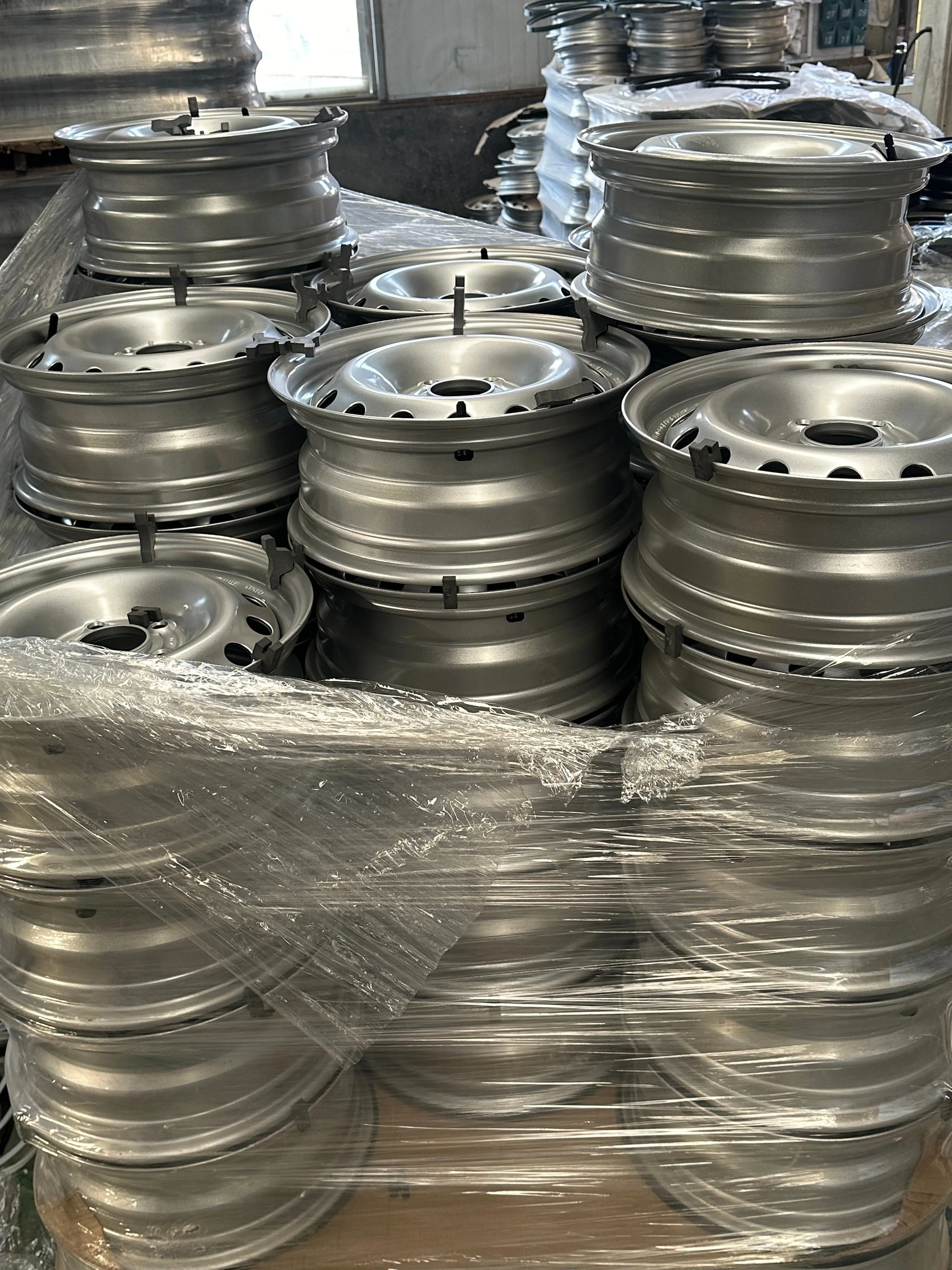 New Customizable Iron Car Wheel Hubs with Auto Brake Discs-OEM Service ...