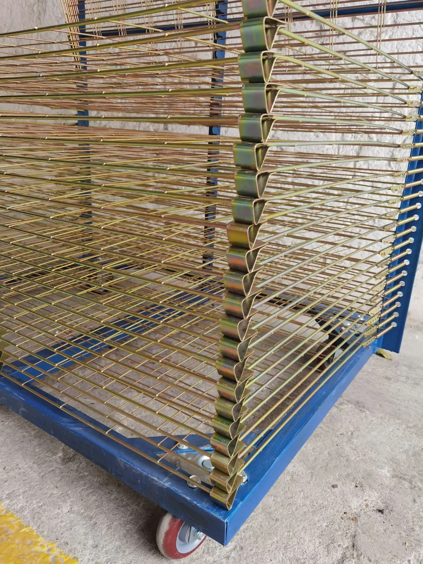 2024 Gold-up Sells Hot Custom Sized Laminated Shelves for Wire Mesh Use ...