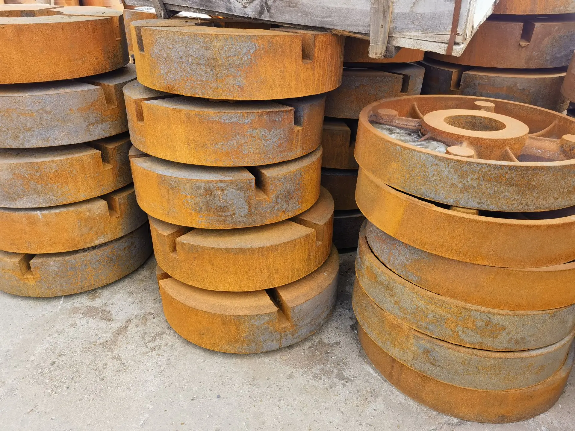 YJMT K72 315mm to 600mm Dopt Short Cylindrical Center Mounting Hard Jaw ...