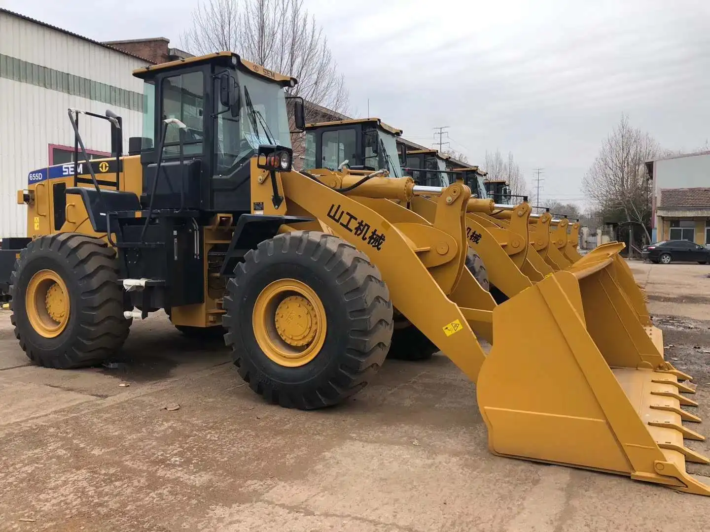 China Famous Brand 5 Ton Articulated Wheel Loader S.e.m 656d Front End ...