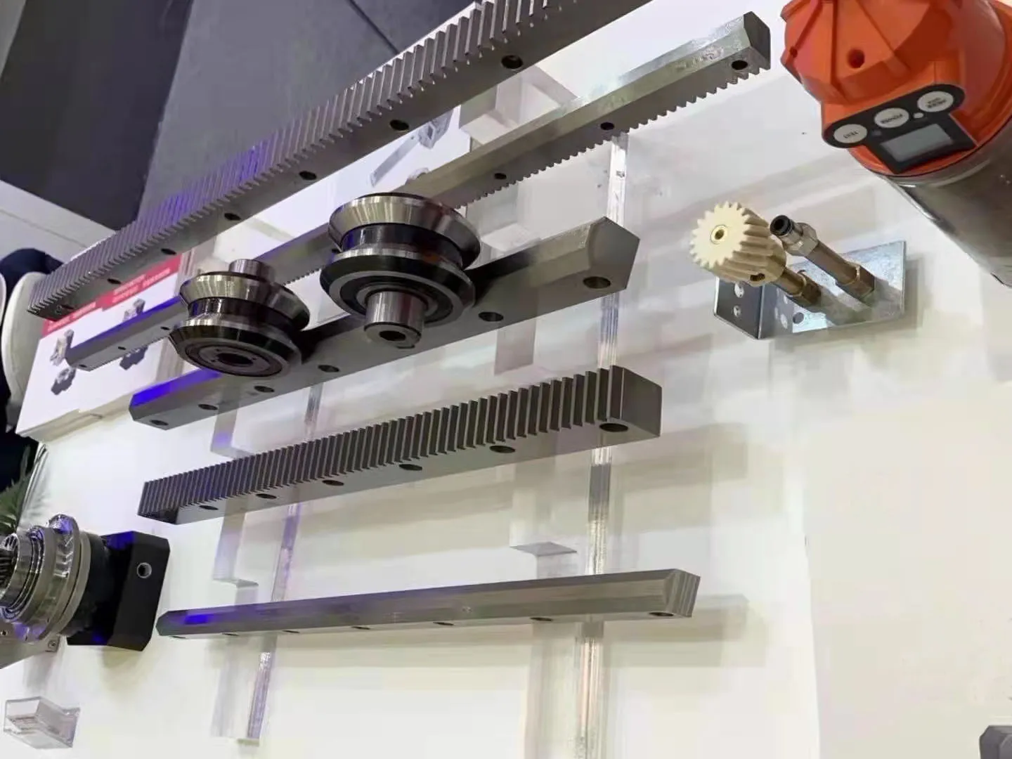 V Type Linear Guide Rack Roller V Groove Bearing V Roller Guide