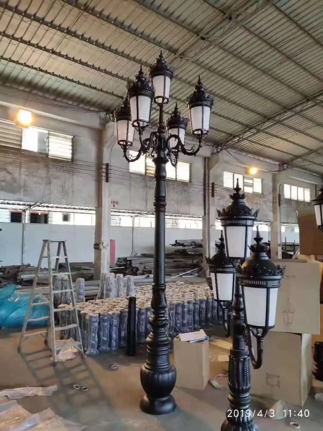 4x4 Vynal 현대 북유럽 태양 전원 정원 울타리 전면 게이트 볼 포스트 탑 골든 볼라드 조명 럭셔리 Buy 장식 야외