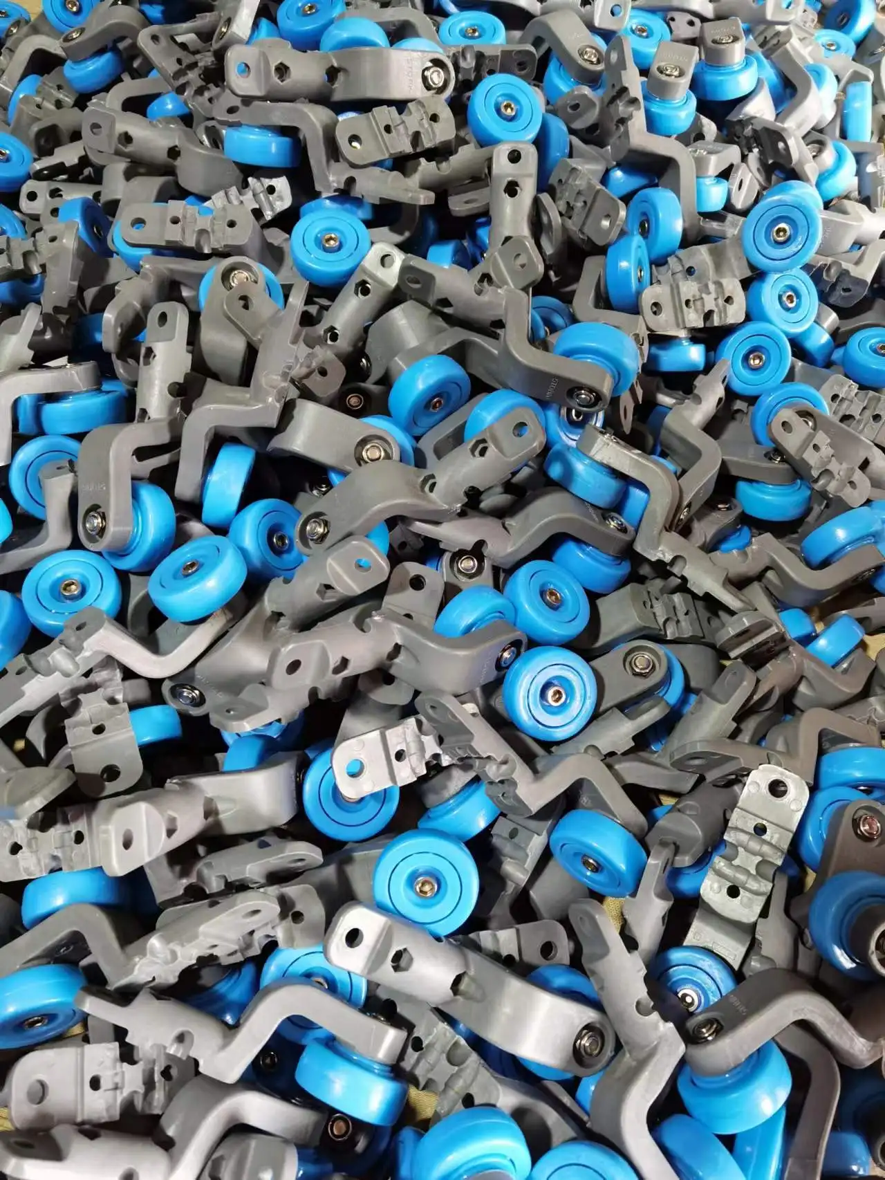 Plastic Suspension Conveyor Trolley For Chicken Slaughter T-track ...