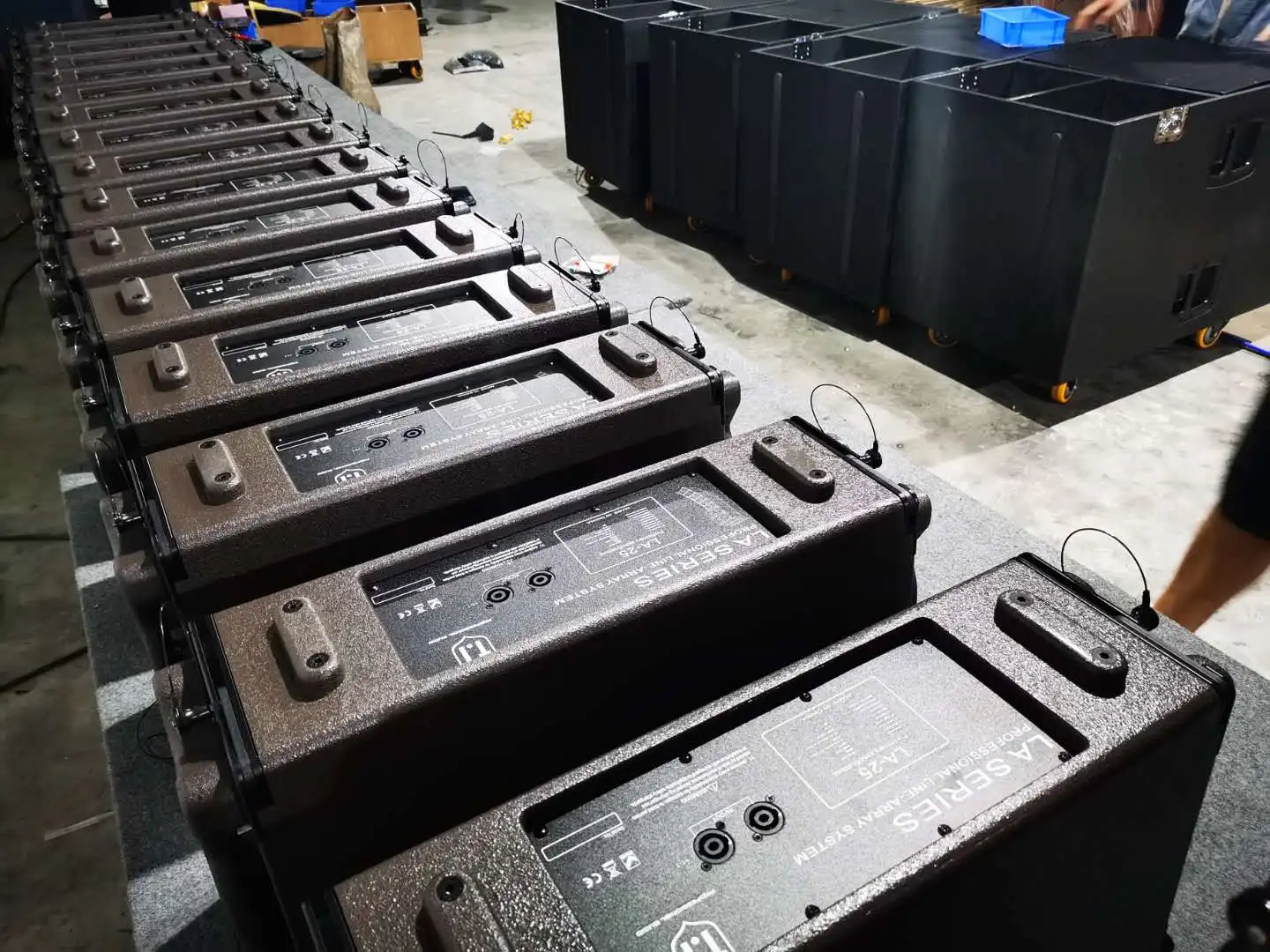 Dual 5 Inch Line Array - Professional Audio for Outdoor Events