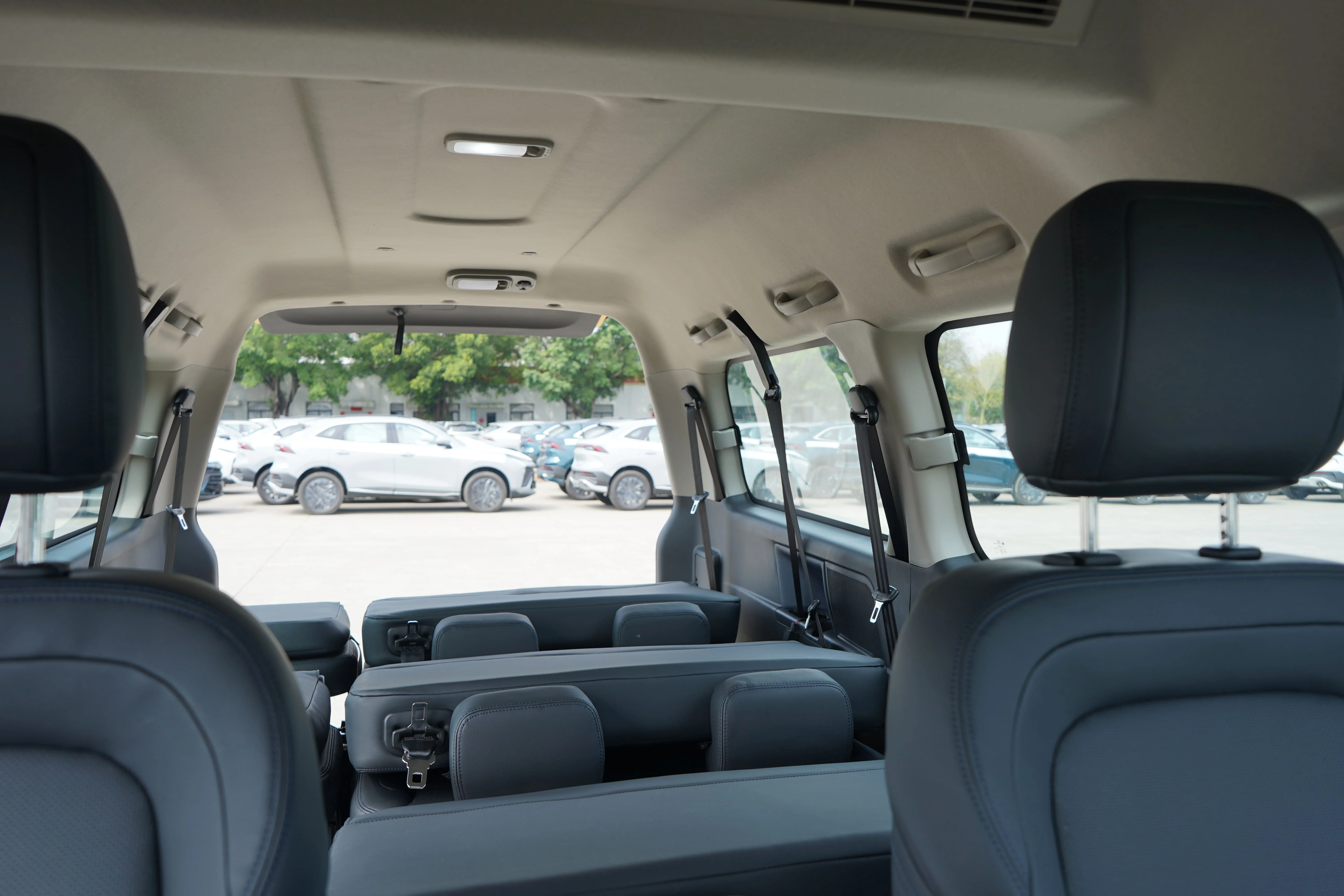 2025 Dongfeng Forthing M5 EV Car - 11 Seats, 460km Range