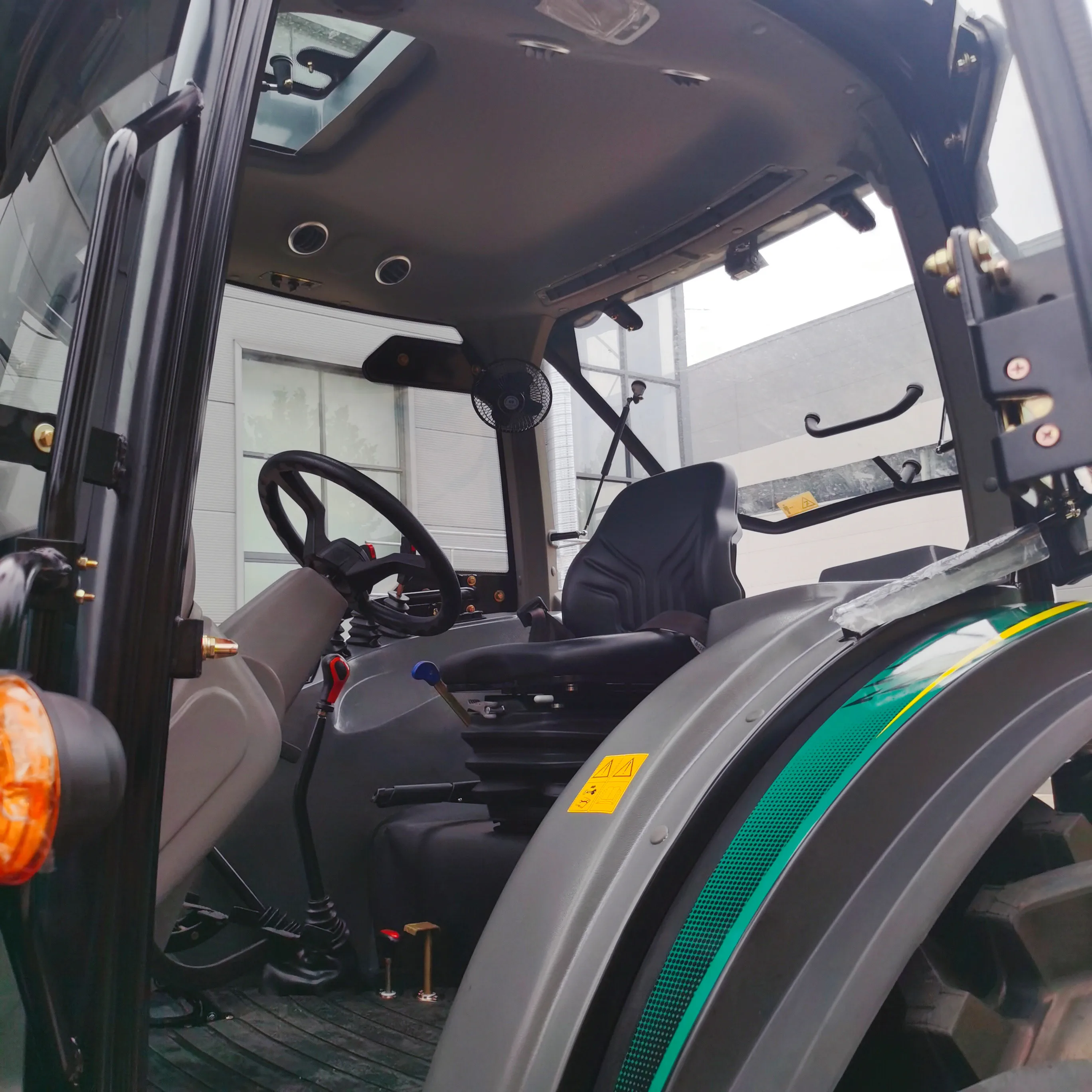 JIULIN 160hp 180hp 200hp 중형 농장 4WD 트랙터 4x4 휠 트랙터 (코어 기어 박스 엔진 트랙터 포함 ...