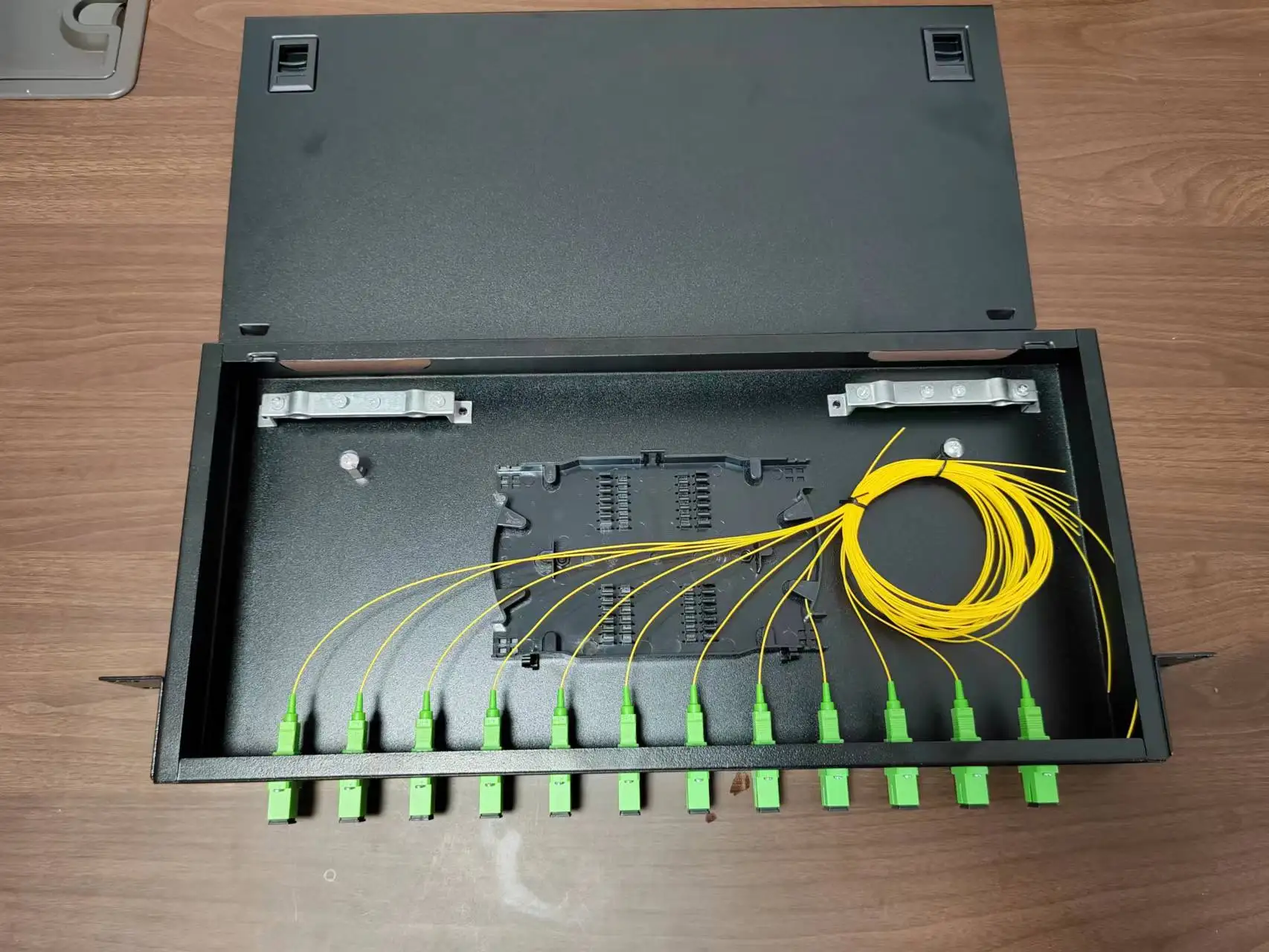 1U Rack Mount Fiber Optic ODF with 48 SC APC Ports Fixed Type 12 Ports ...