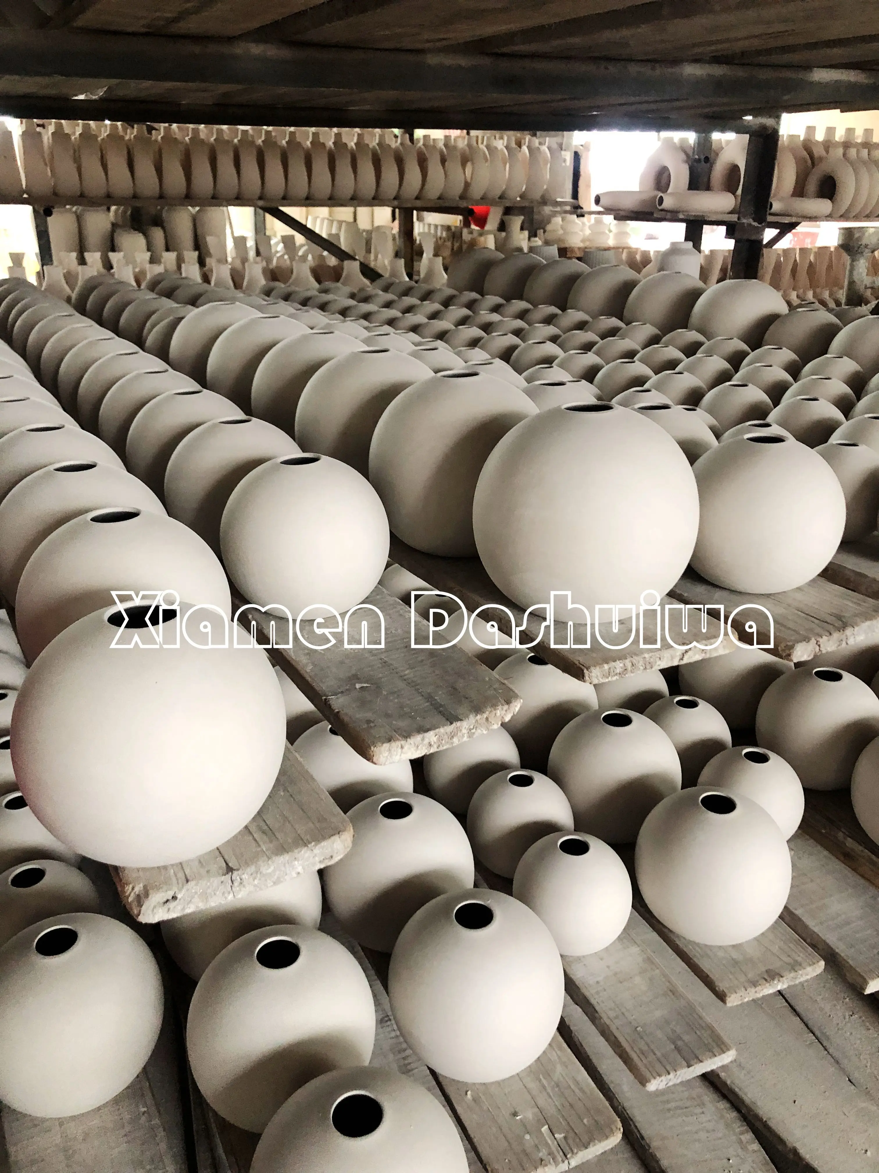 Golden Electroplated Ceramic Flower Vase for Home & Office Decor, OEM