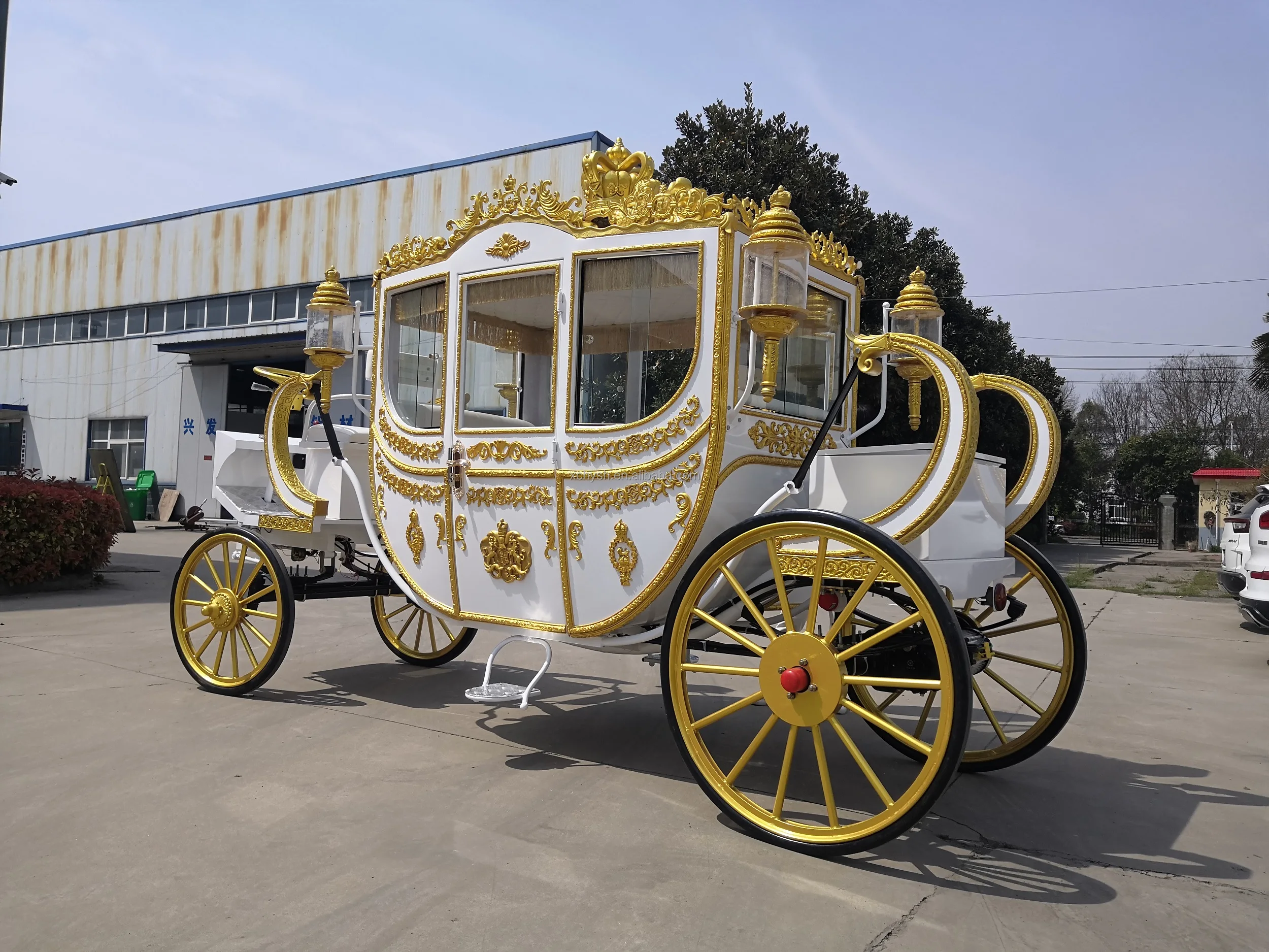 Red Electric Horseless Carriage Wedding Royal Carriage With Air ...