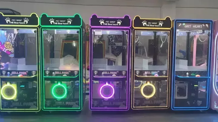 Claw Machine for Candy - Transparent & Customizable Fun