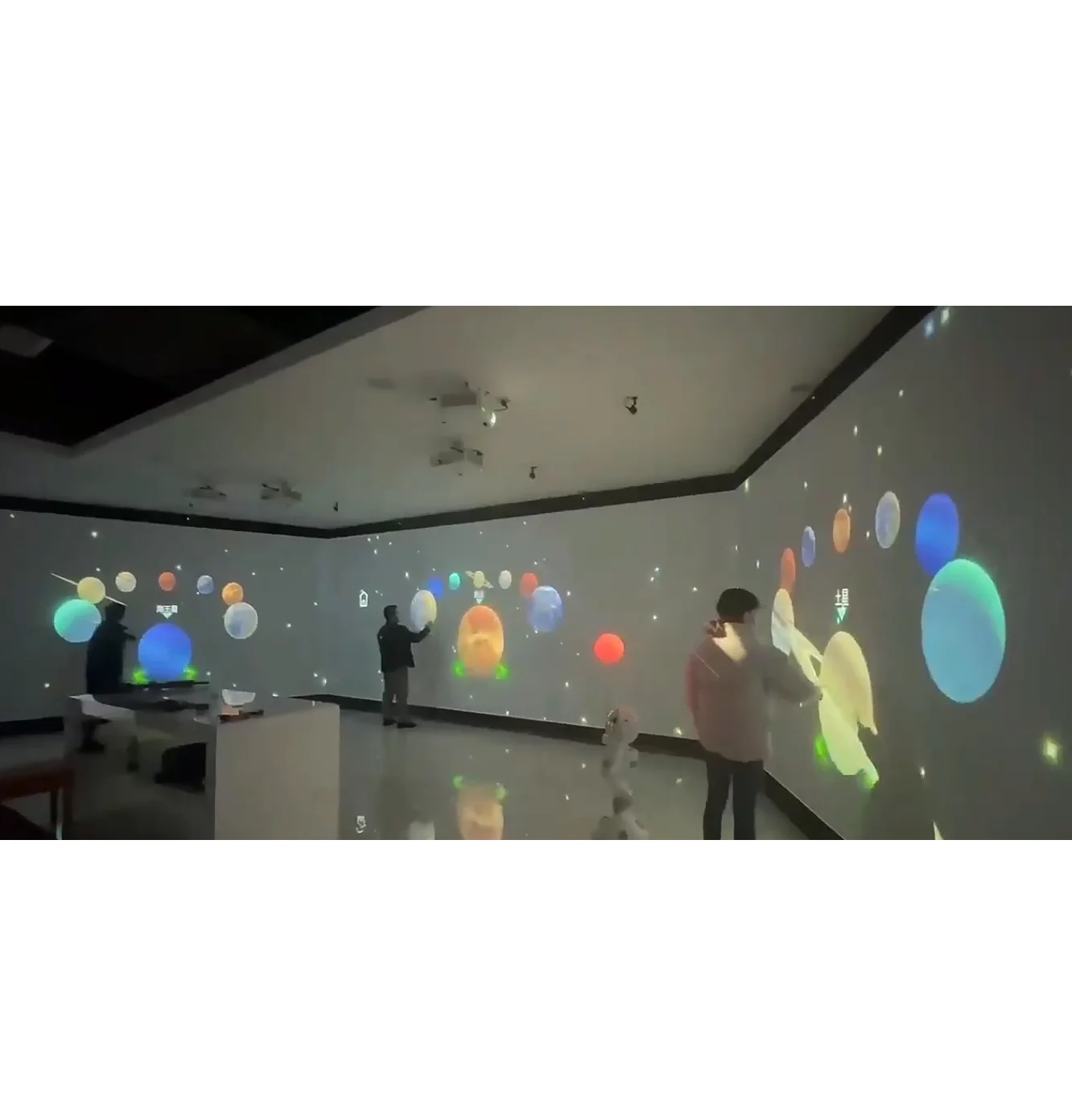 Multi Sensor Large Screen Interactive Projection 3D Interactive Wall ...