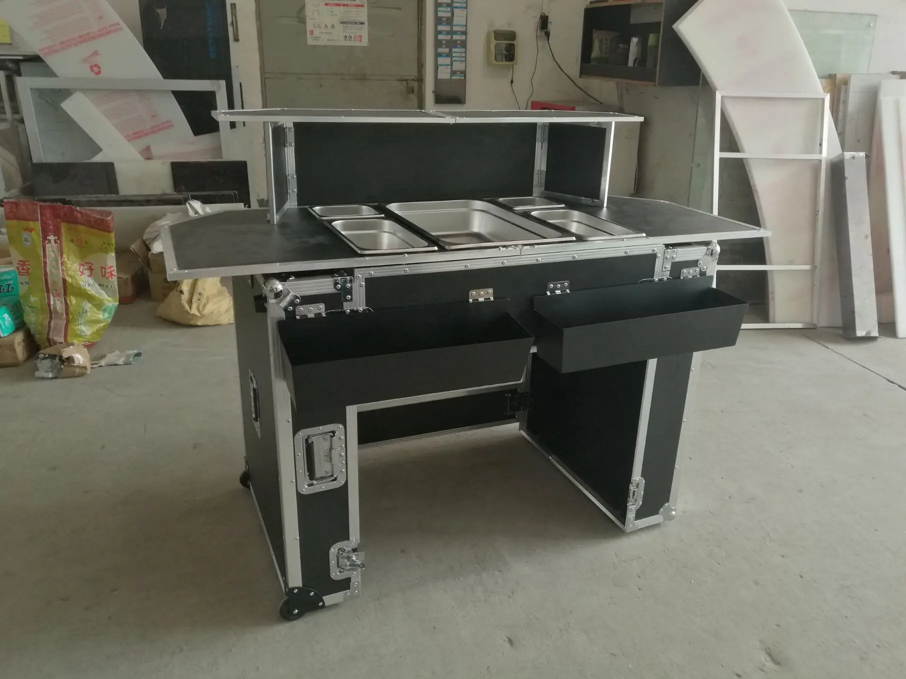 Mobile Bar Flight Case - Tool Box Storage for Assembly Bar